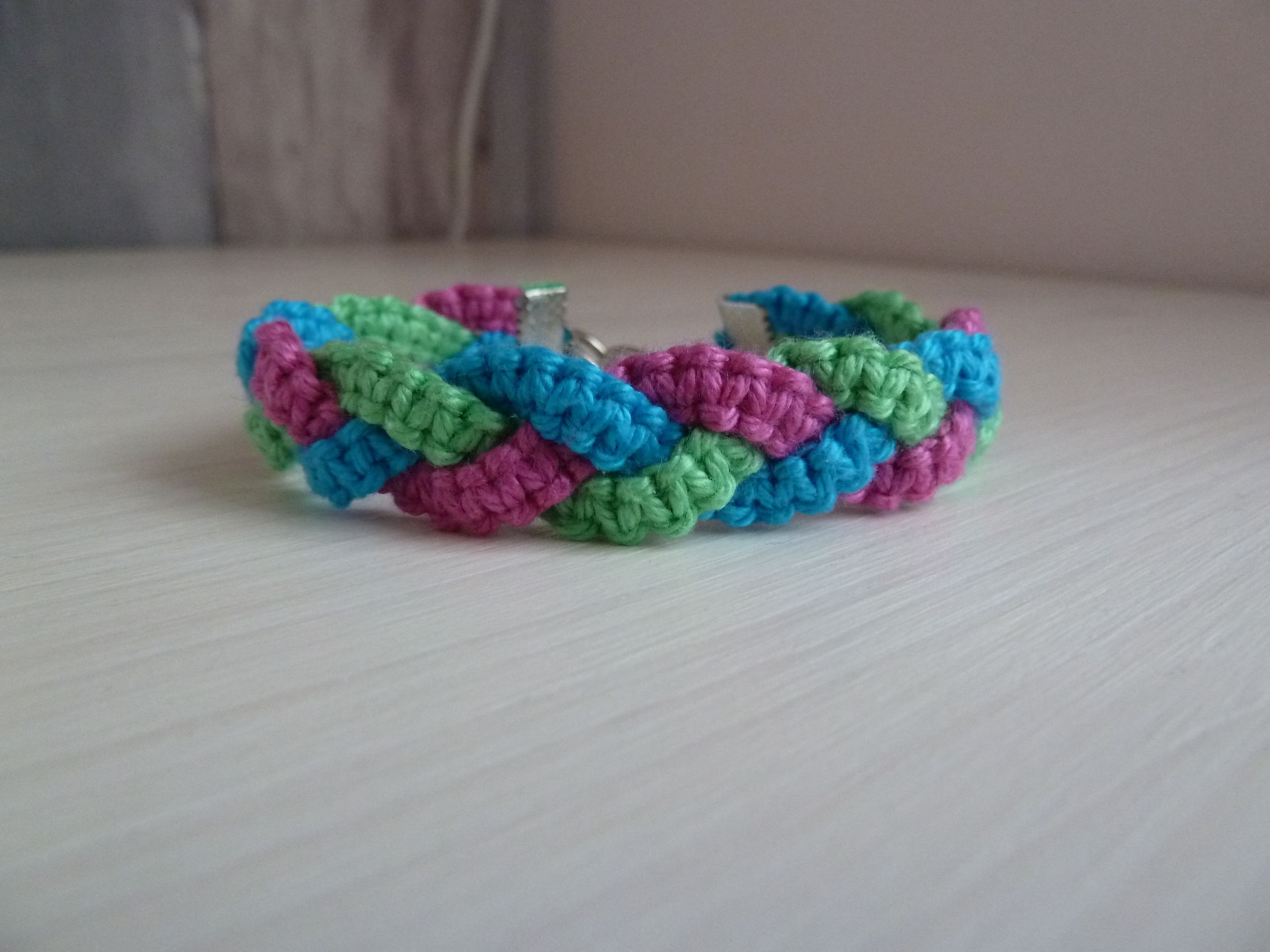 Braided Macrame Bracelet : 14 Steps (with Pictures) - Instructables