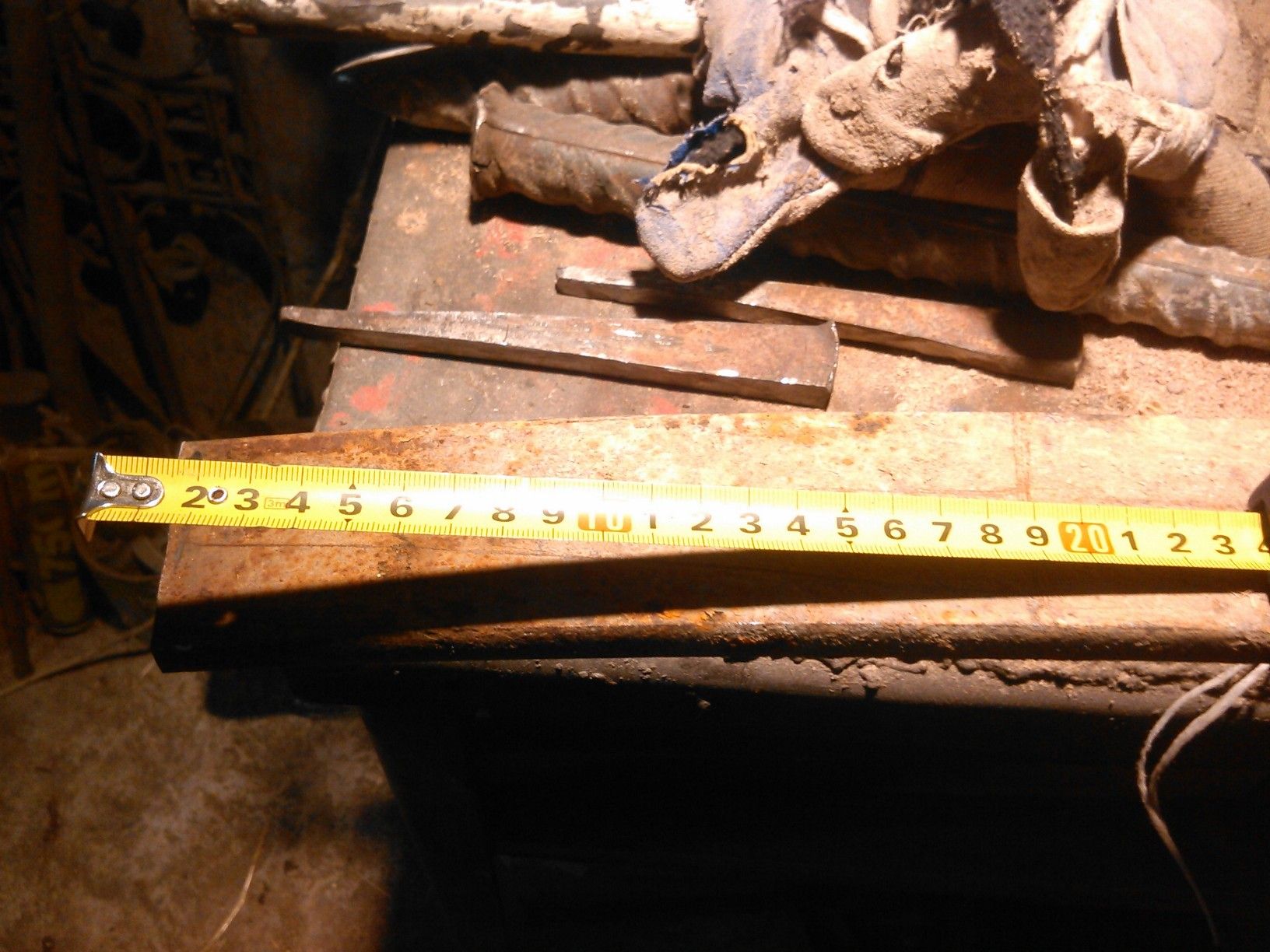 Wedge and Feathers for Rock Splitting (or Plug and Feather) : 8 Steps ...