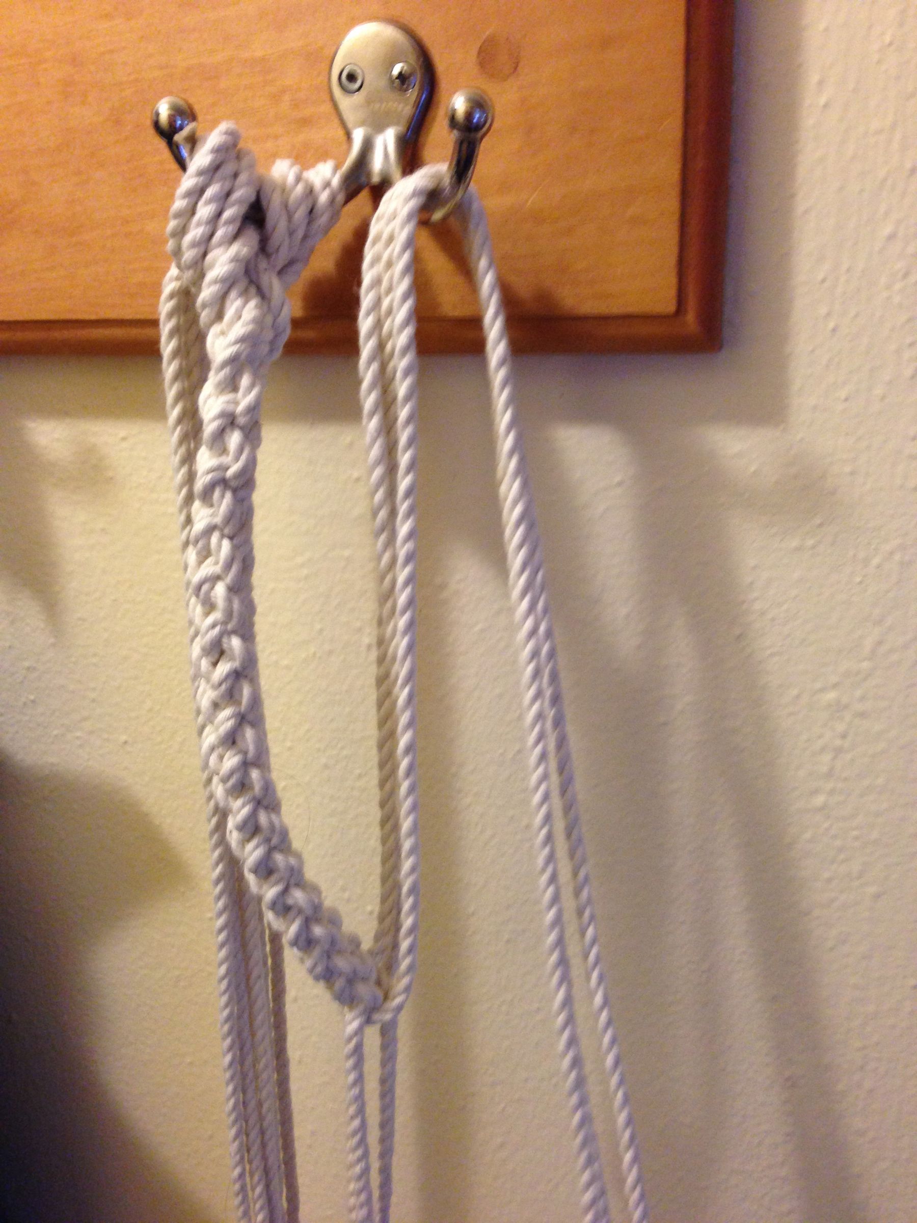 How to Make a Plant Hanger Out of Rope : 10 Steps (with Pictures ...
