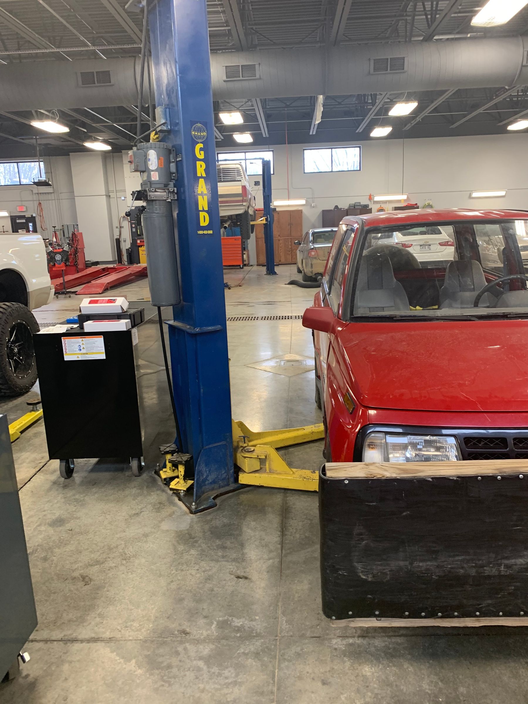 How to Use an Automotive Hoist : 5 Steps - Instructables