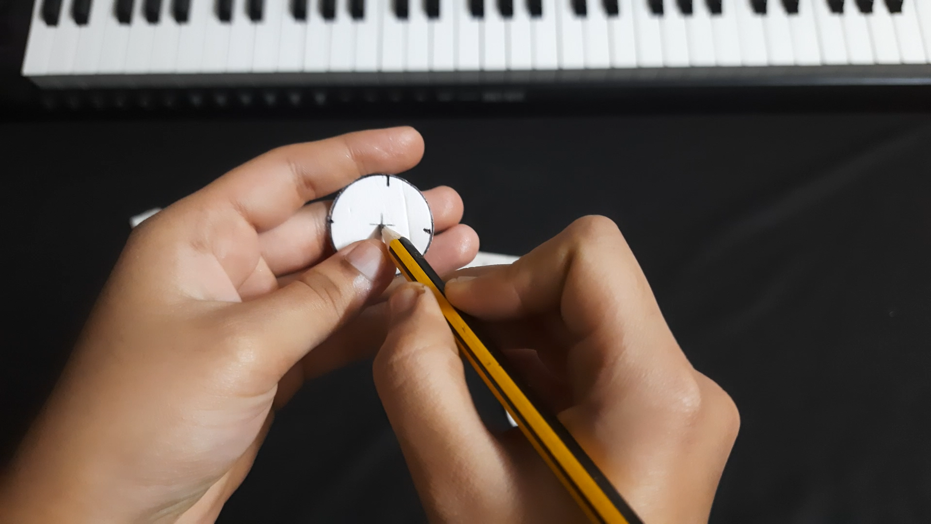 "DIY String Toy Tutorial: How to Make Your Own Fun and Easy String Toys" : 10 Steps (with ...