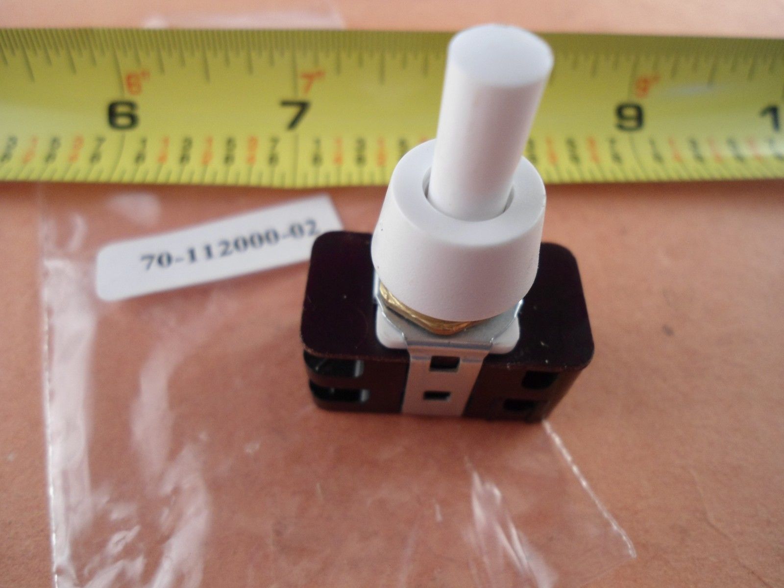 Replacing the Light Switch on a Pfaff 1200 Sewing Machine : 5 Steps ...