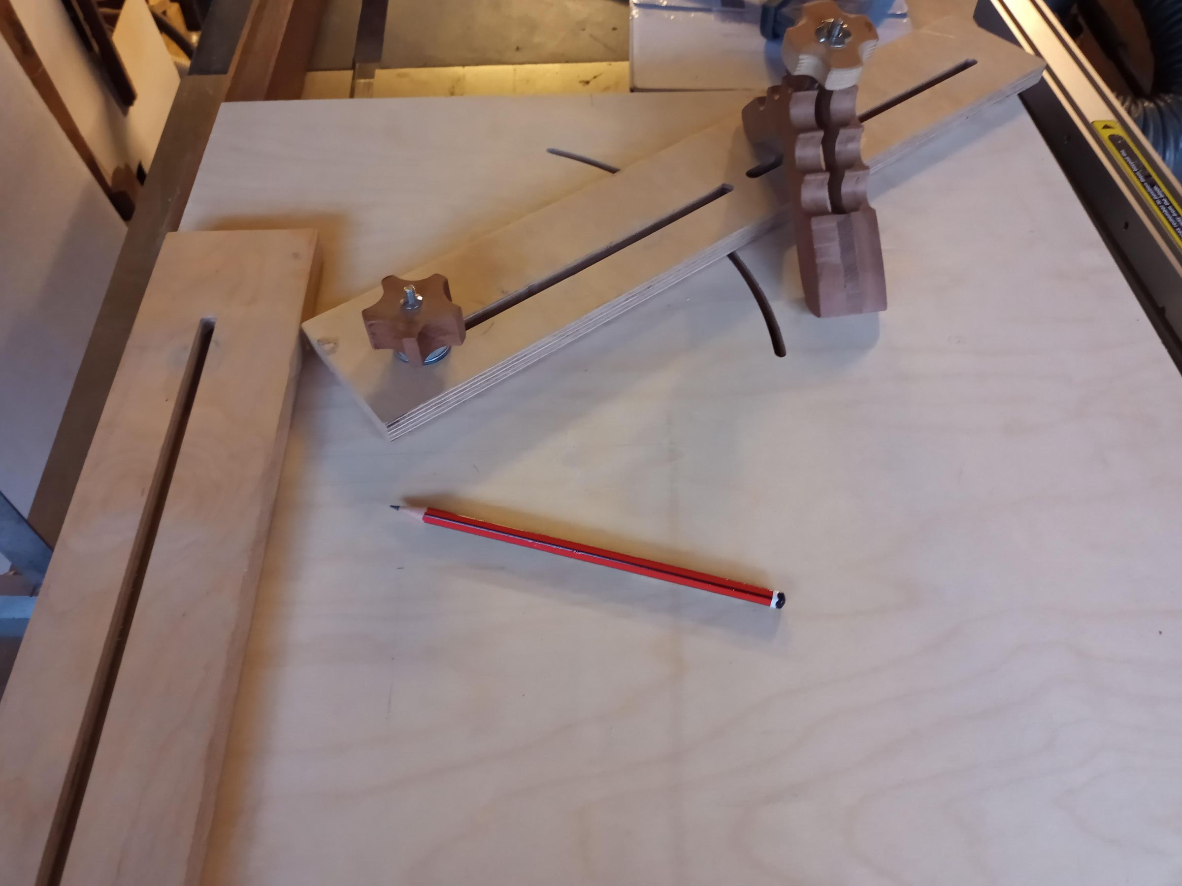 Clamping & Layout Worktop : 8 Steps (with Pictures) - Instructables
