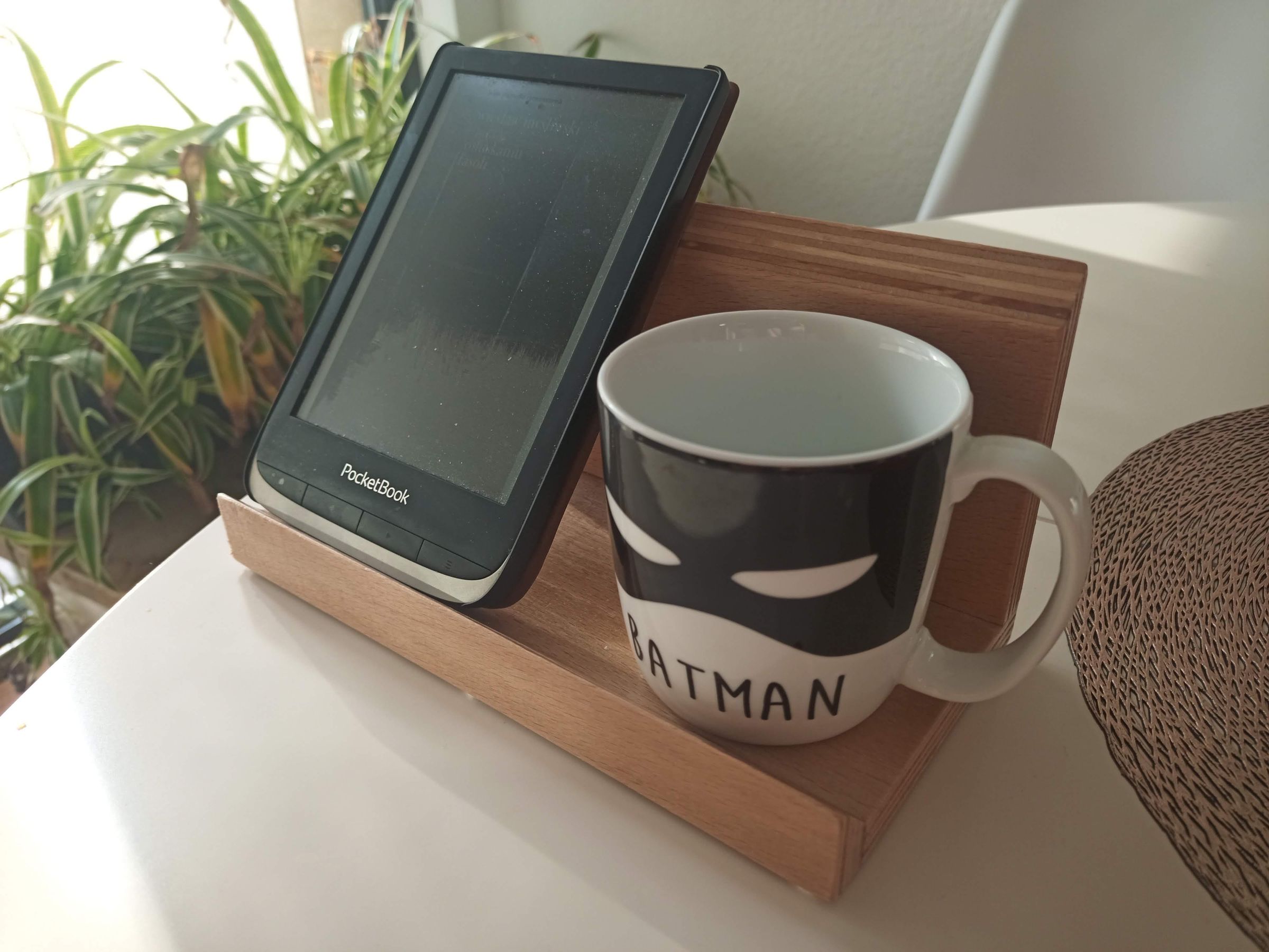Simple E-Reader, Tablet or Phone Stand : 8 Steps (with Pictures ...