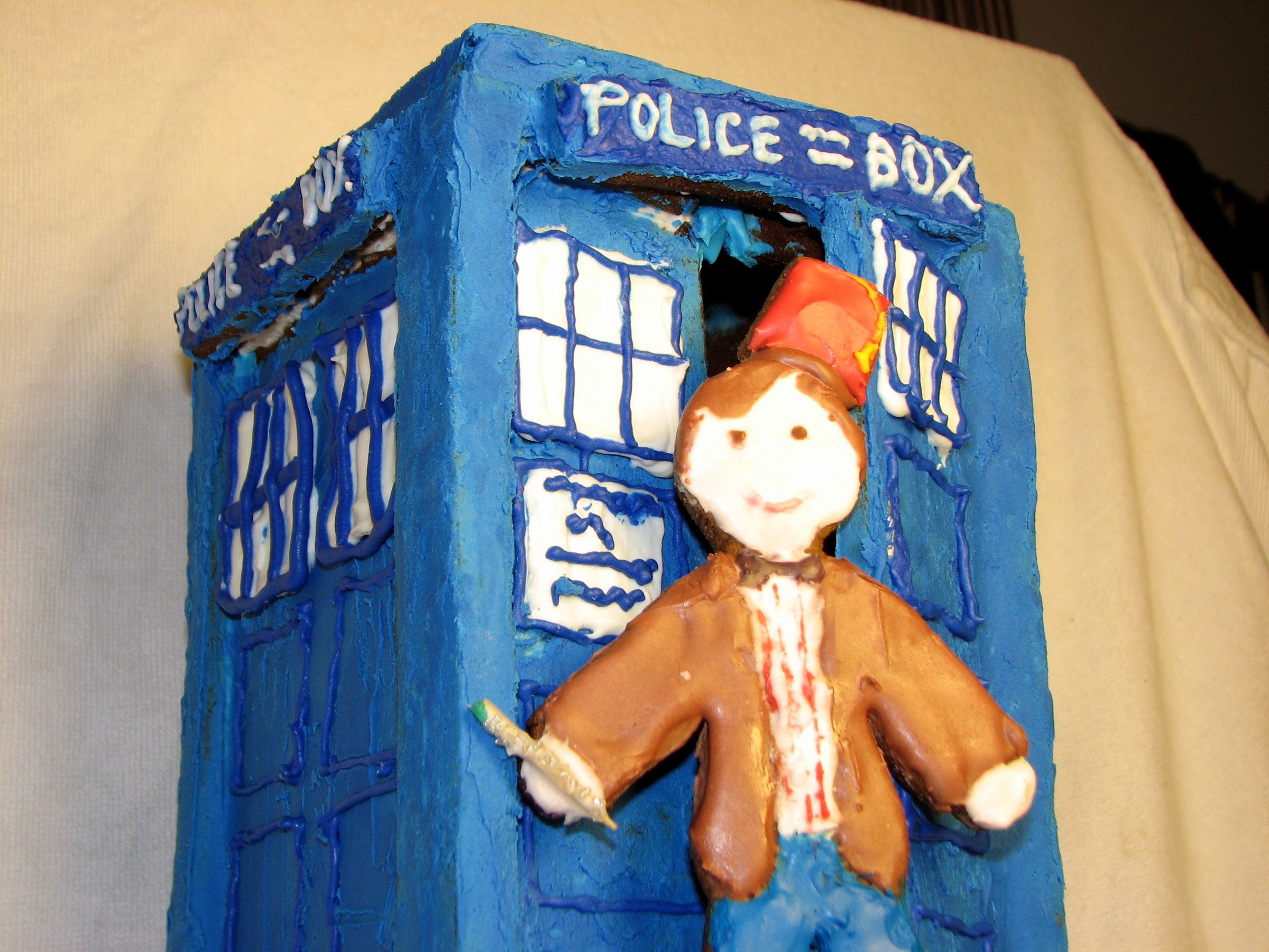 How to Make a Gingerbread Tardis (with Doctor) : 10 Steps (with ...