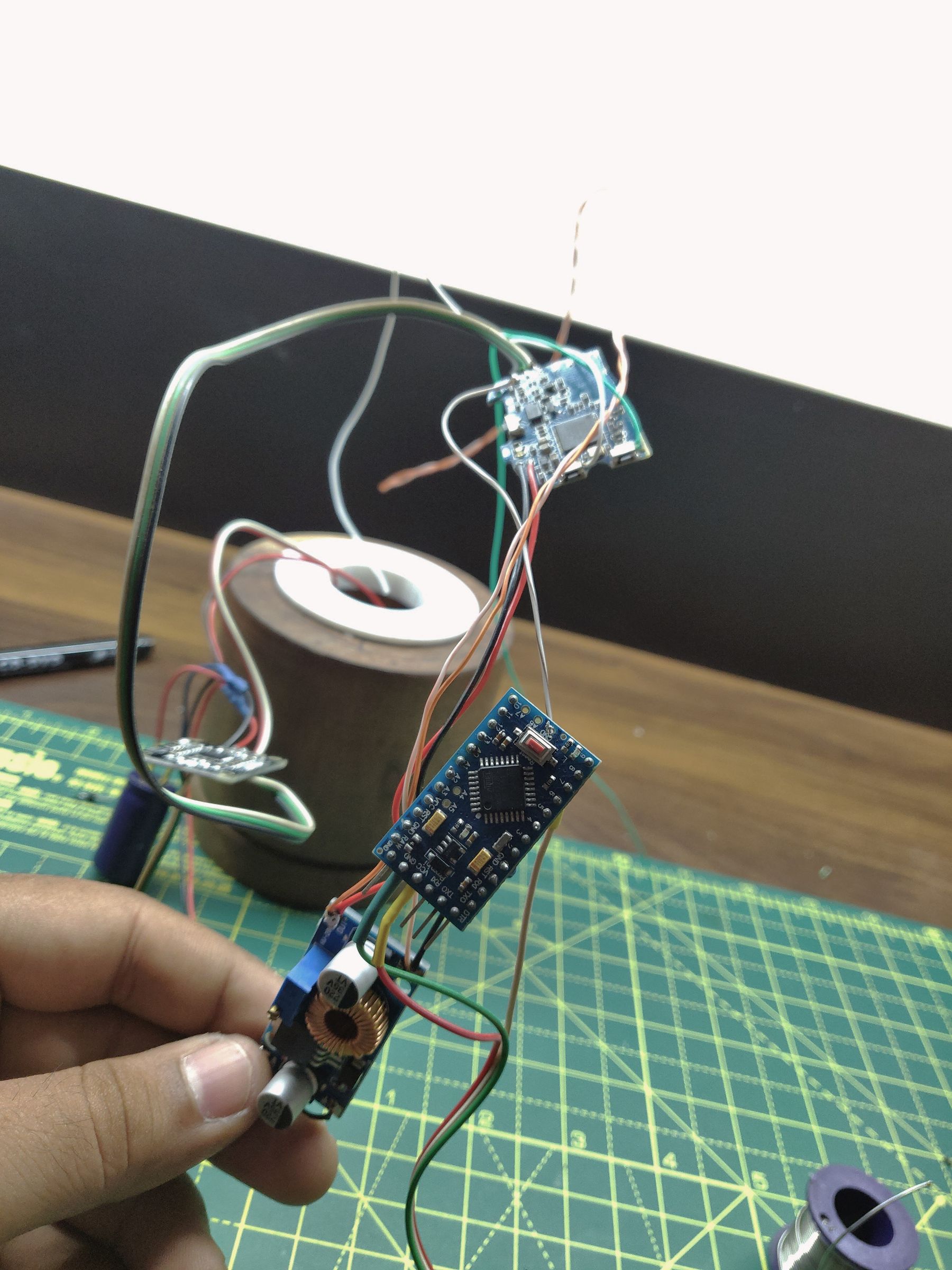 Desk Bluetooth Speaker With Audio Visualisation, Touch Buttons and NFC ...