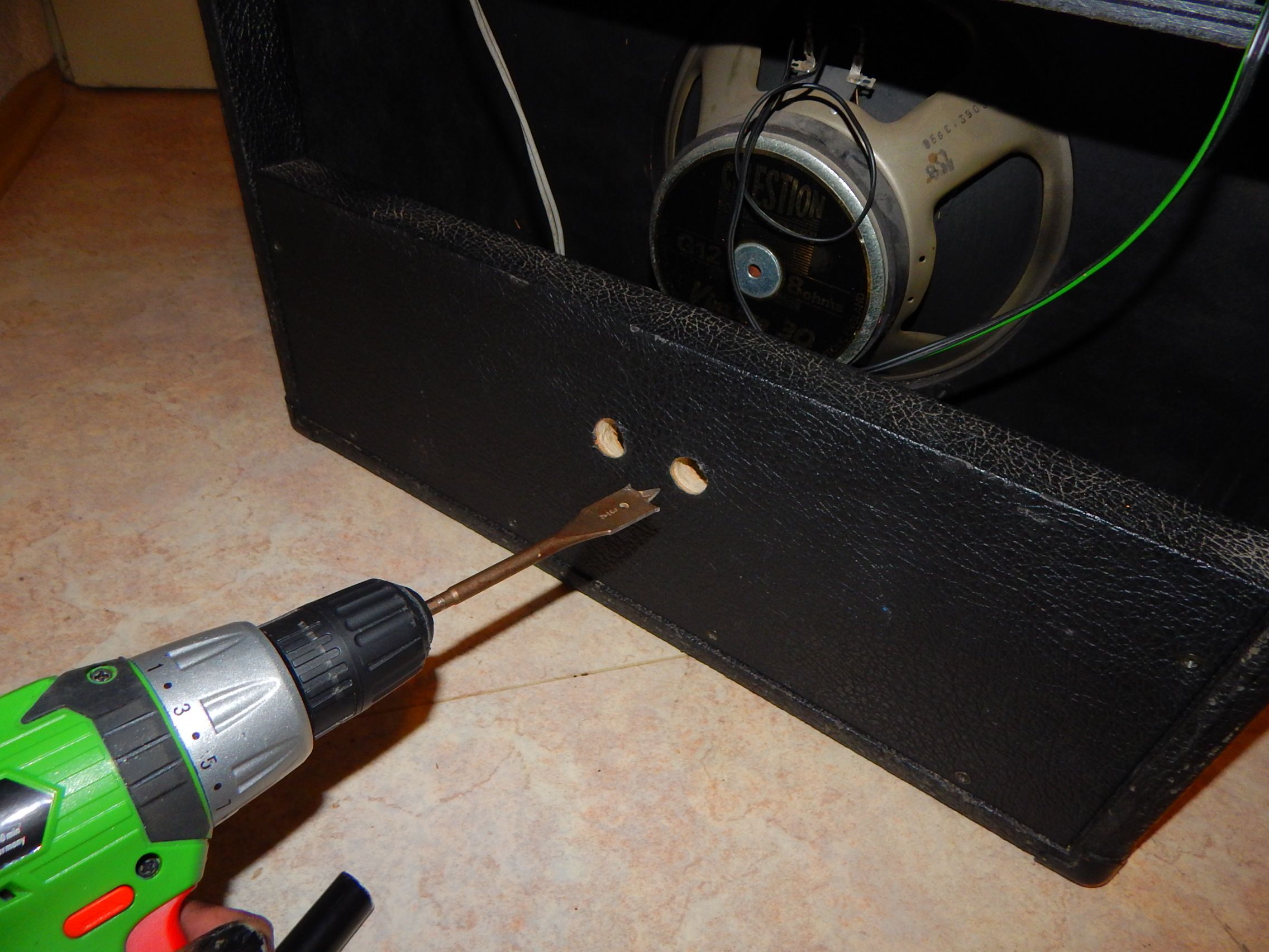 EASIEST Amp & Speaker Tilt Stand in the WORLD!!! : 4 Steps (with ...