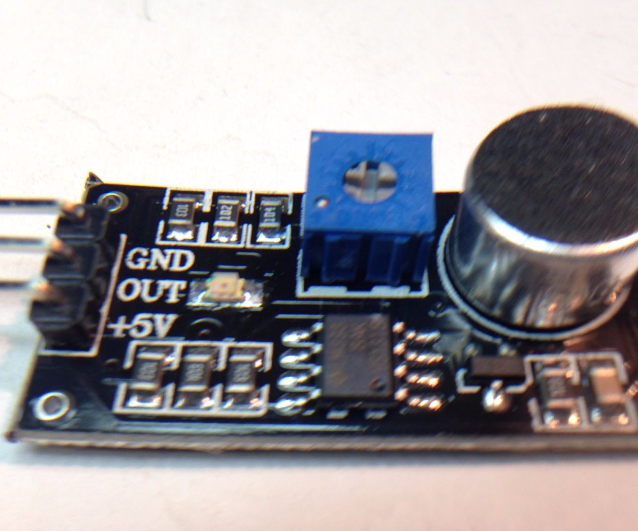 FC-04 Sound Sensor Pushed to Its Limits : 14 Steps - Instructables