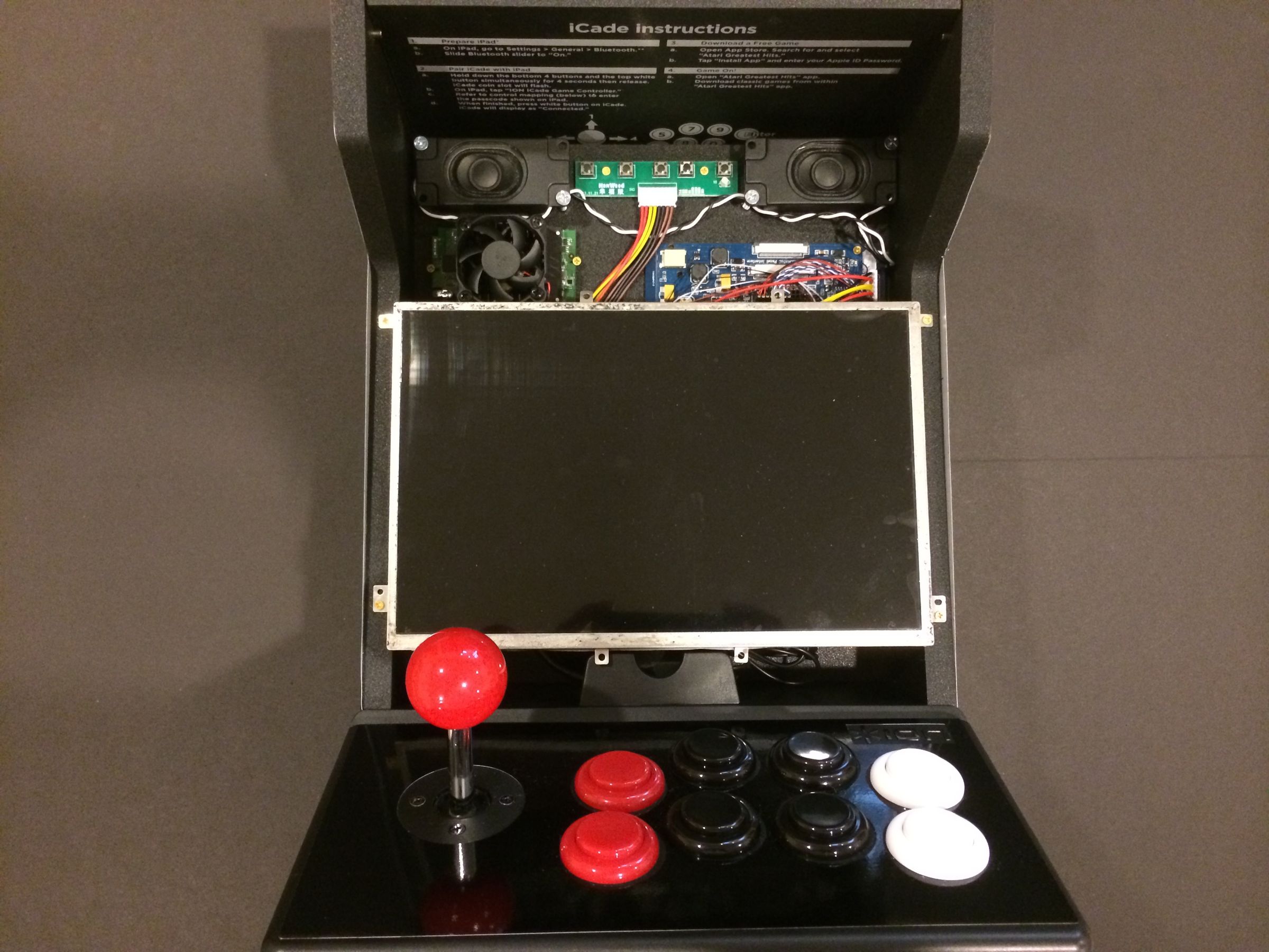 O-Cade: Portable OUYA Mini-Arcade Cabinet With Mobile Charging Station ...