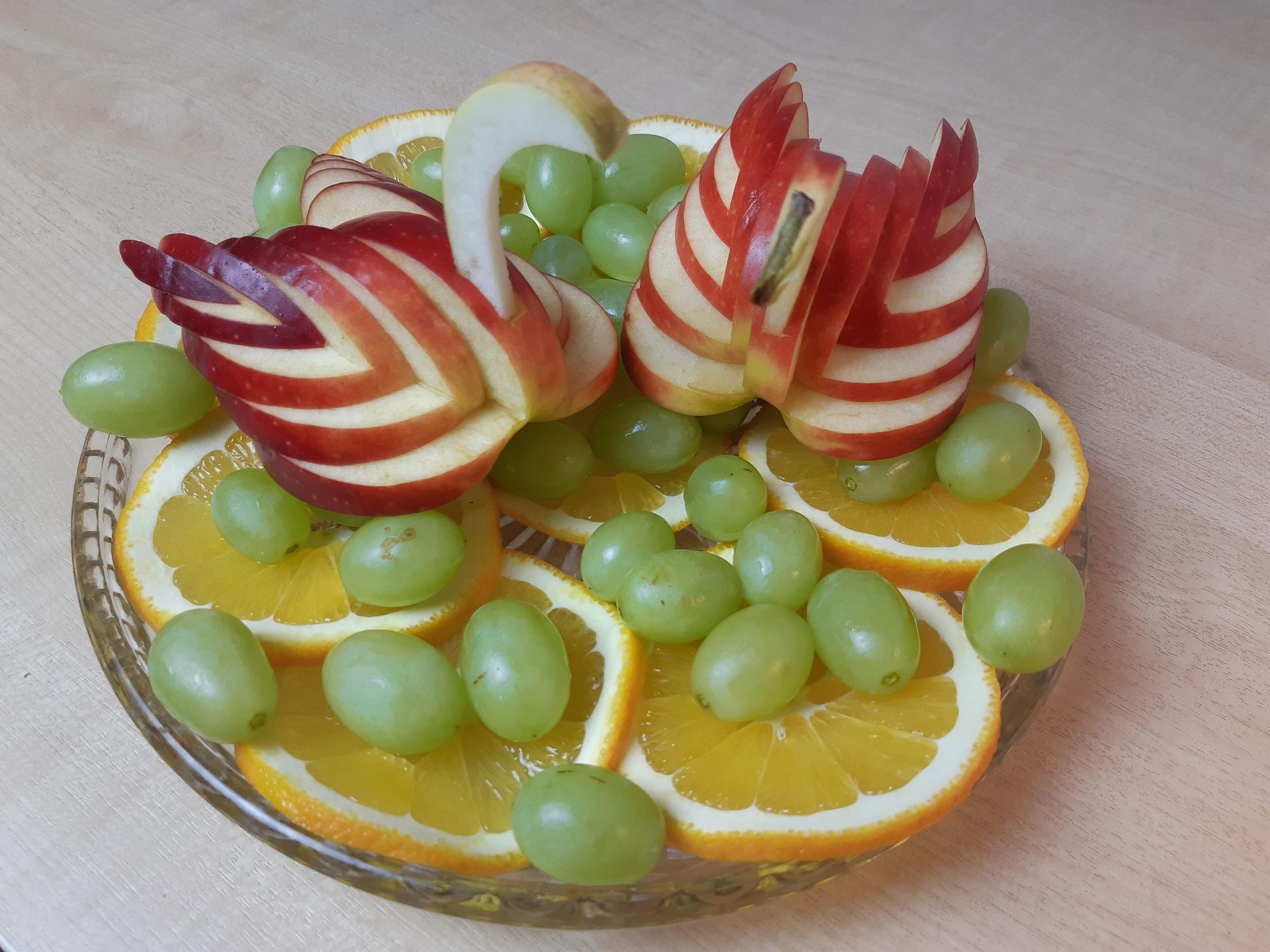 Edible Apple Swan : 7 Steps (with Pictures) - Instructables