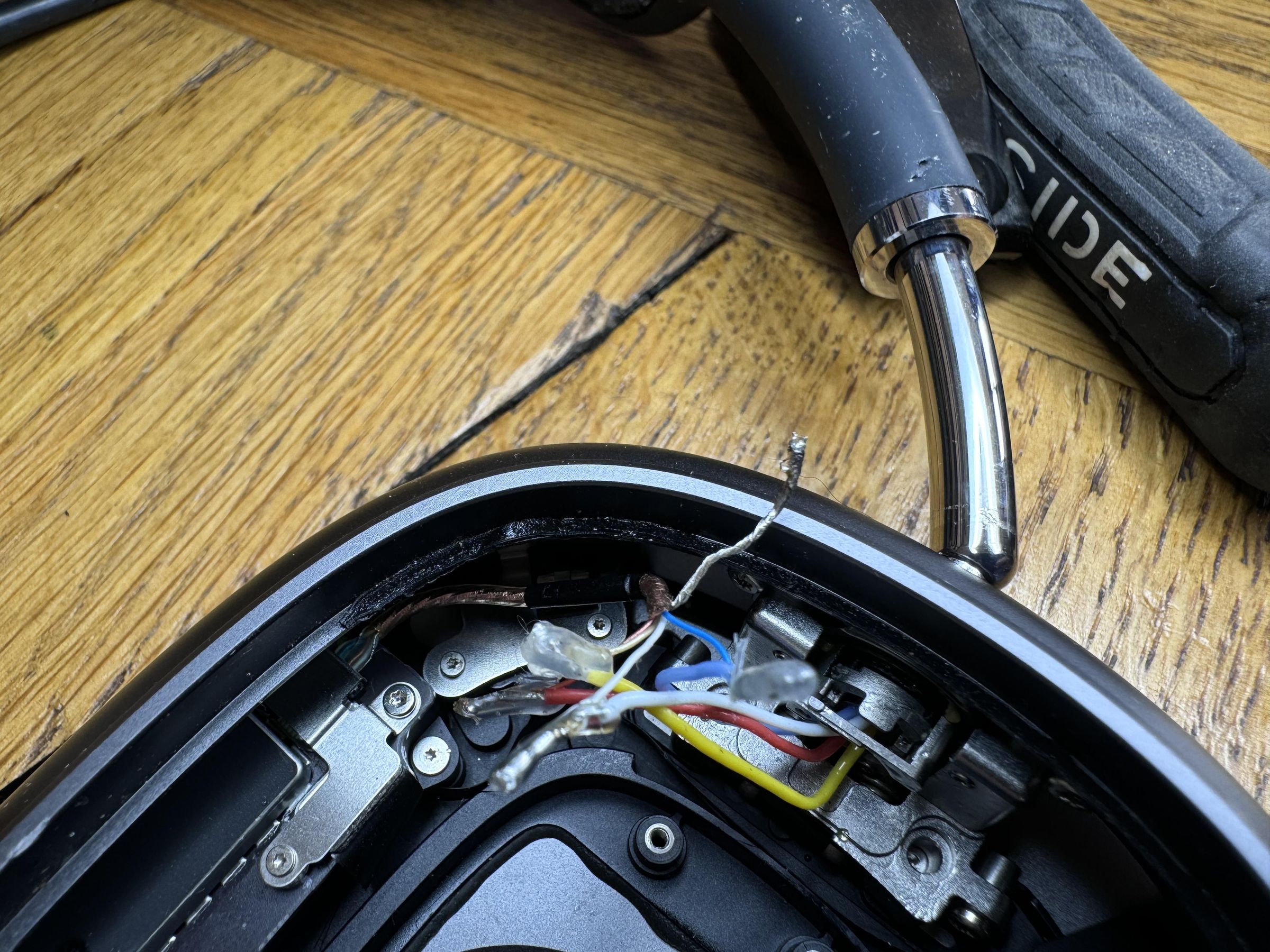 Apple Airpods Max Ultimate Repair GUIDE! : 5 Steps - Instructables