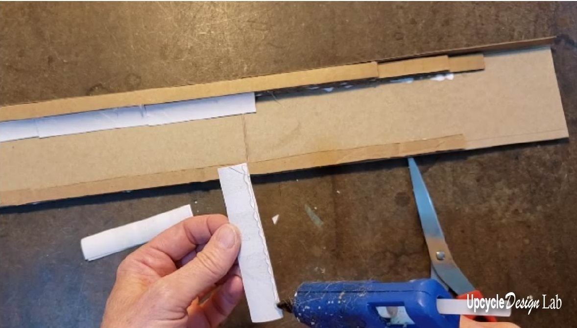 Cardboard Wall, Door Trim and Baseboard : 13 Steps - Instructables