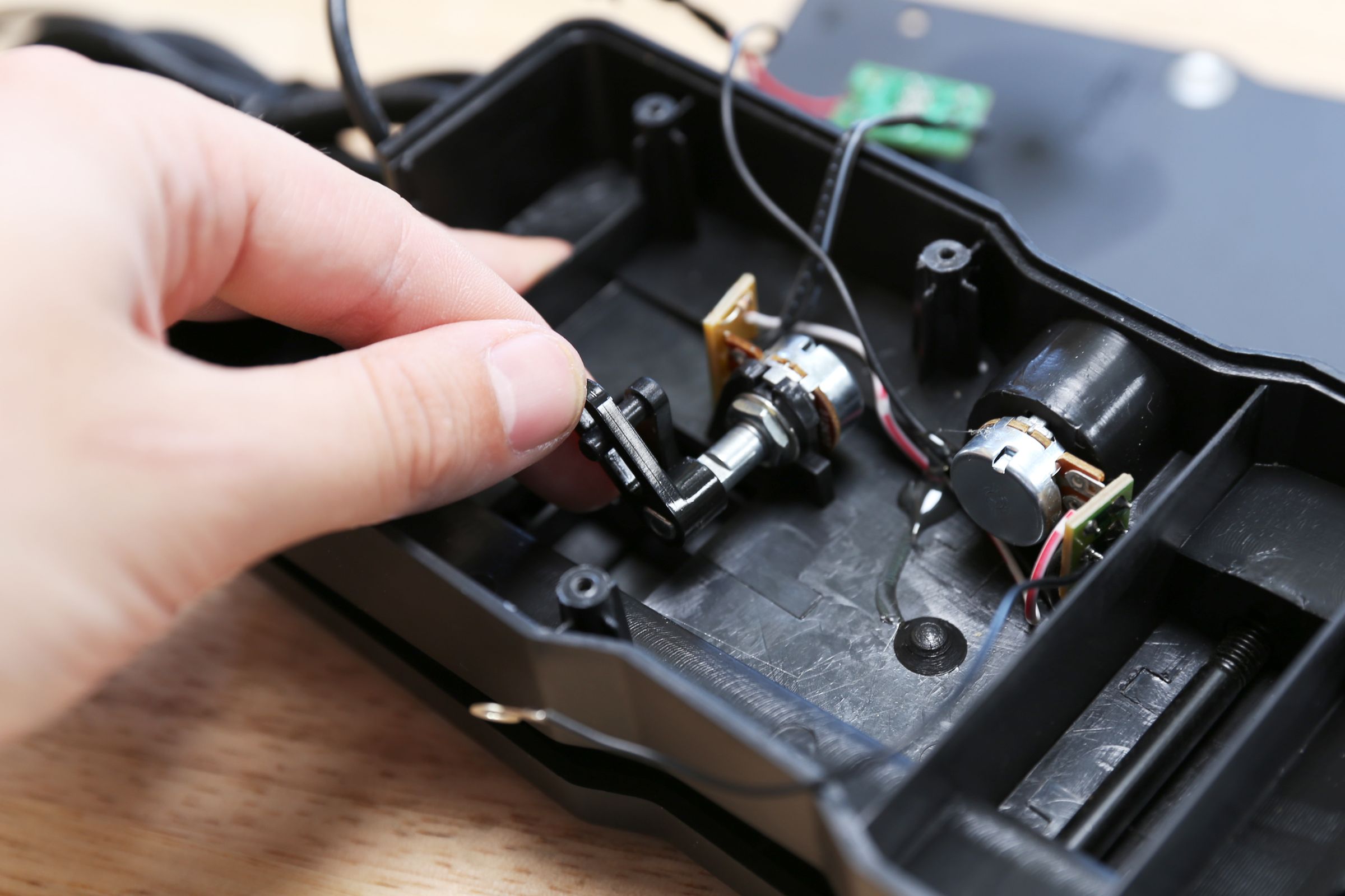 Shaky Leg Power Generator : 19 Steps (with Pictures) - Instructables