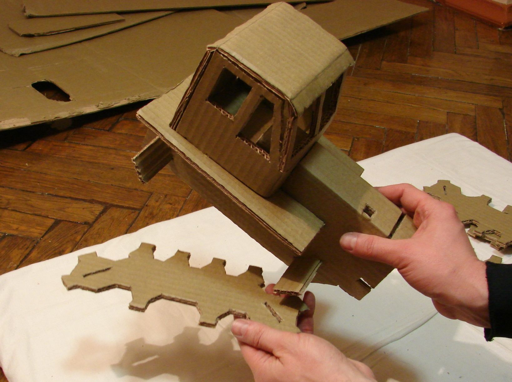 Tractor-cardboarder : 16 Steps (with Pictures) - Instructables