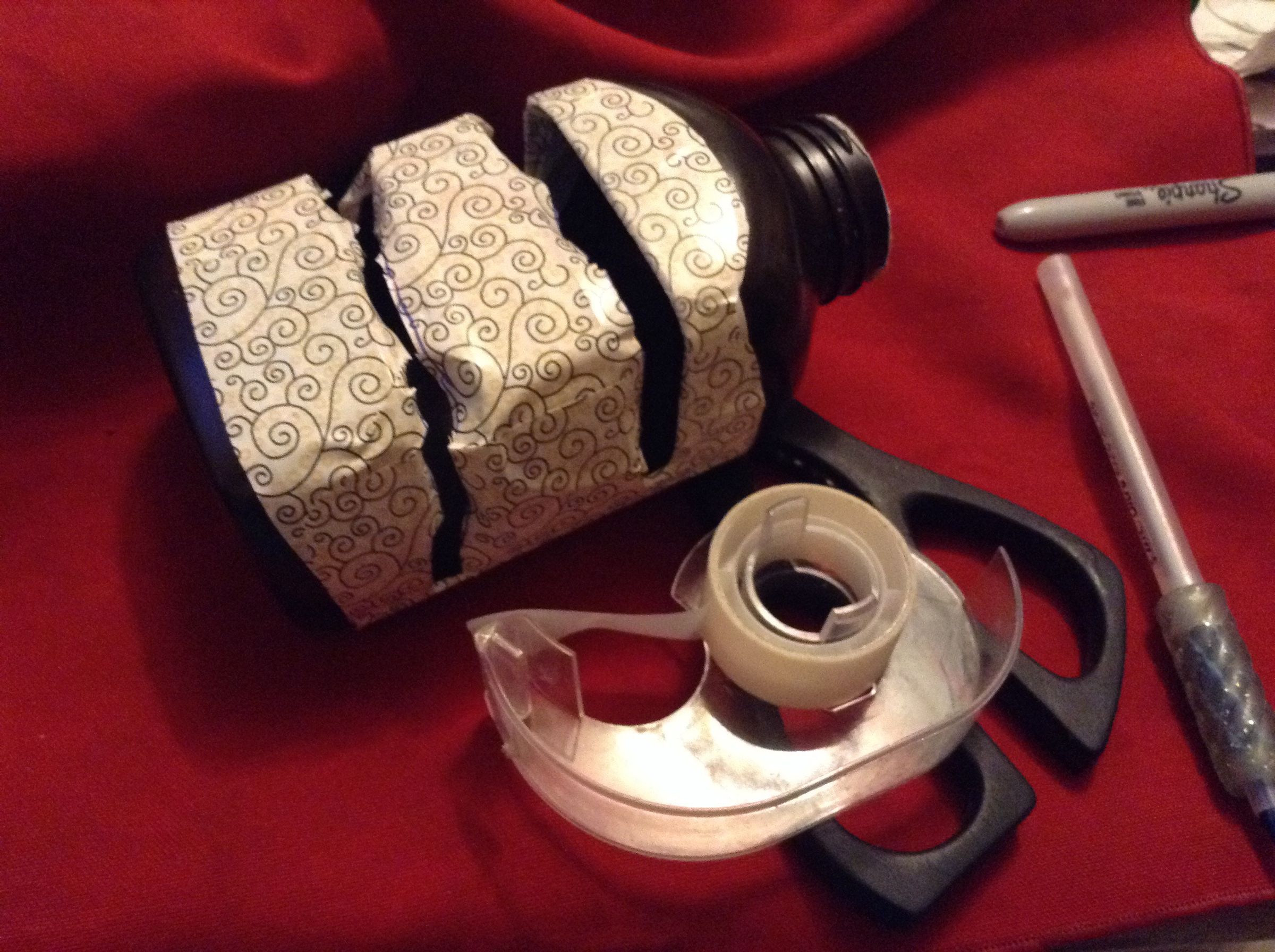 Vitamin Bottle to Tablet Stand : 5 Steps - Instructables