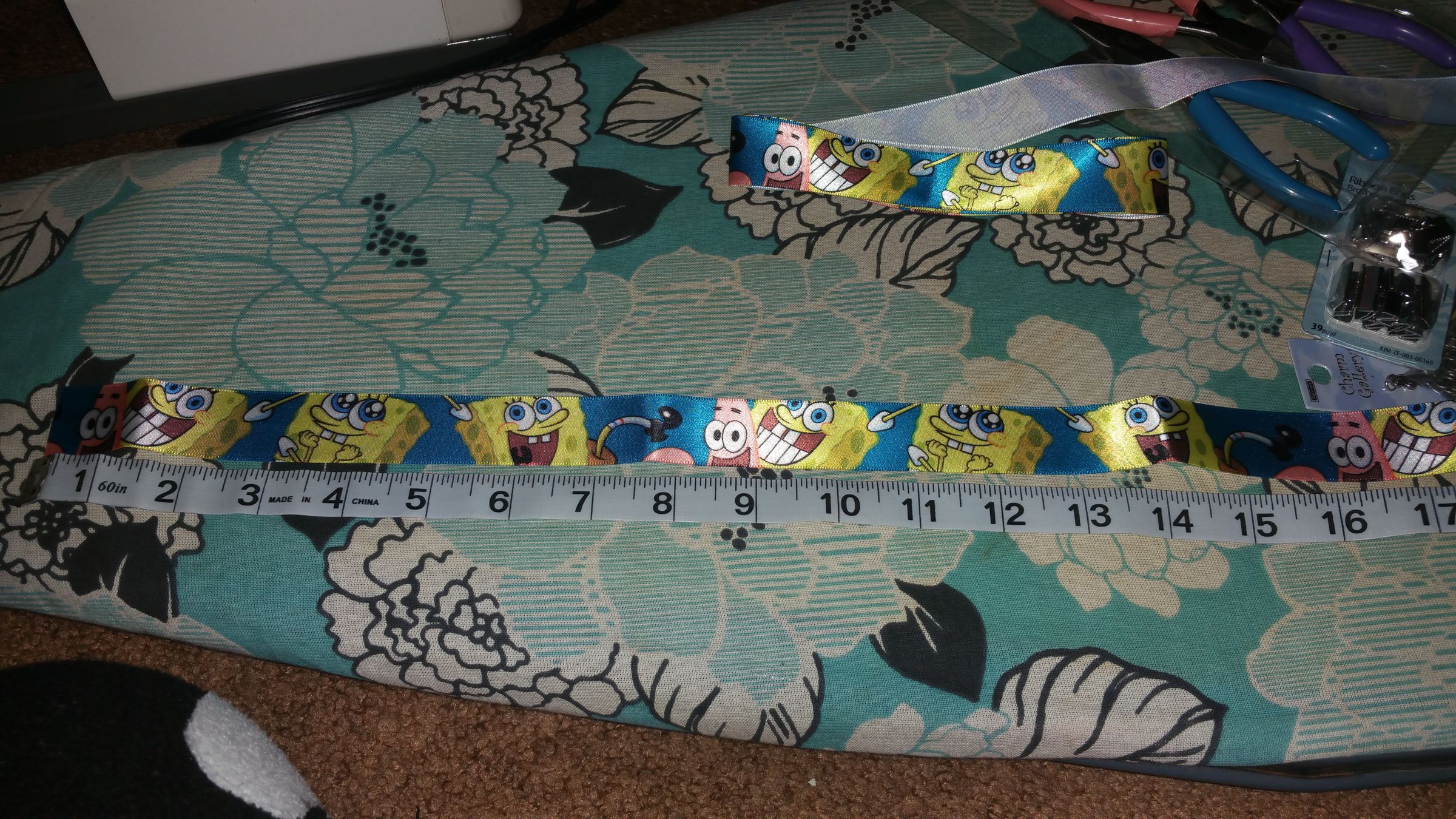 DIY Spongebob Choker Necklace : 8 Steps (with Pictures) - Instructables