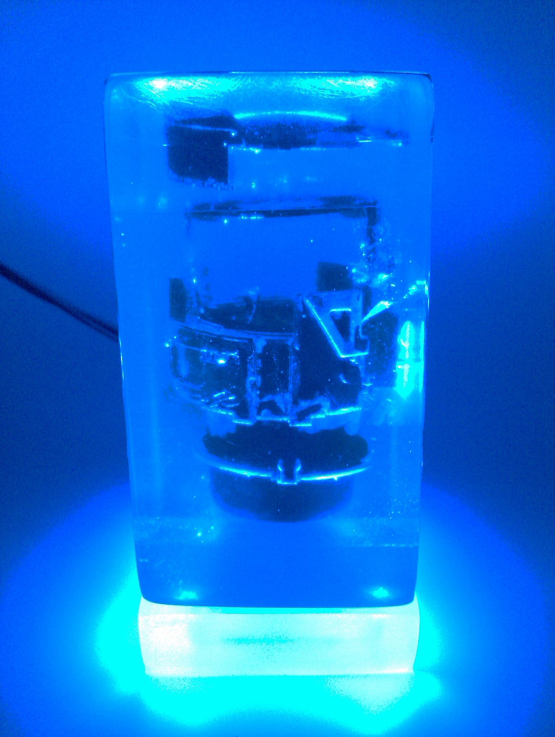 Lens Aperture Exploded in Resin : 11 Steps (with Pictures) - Instructables