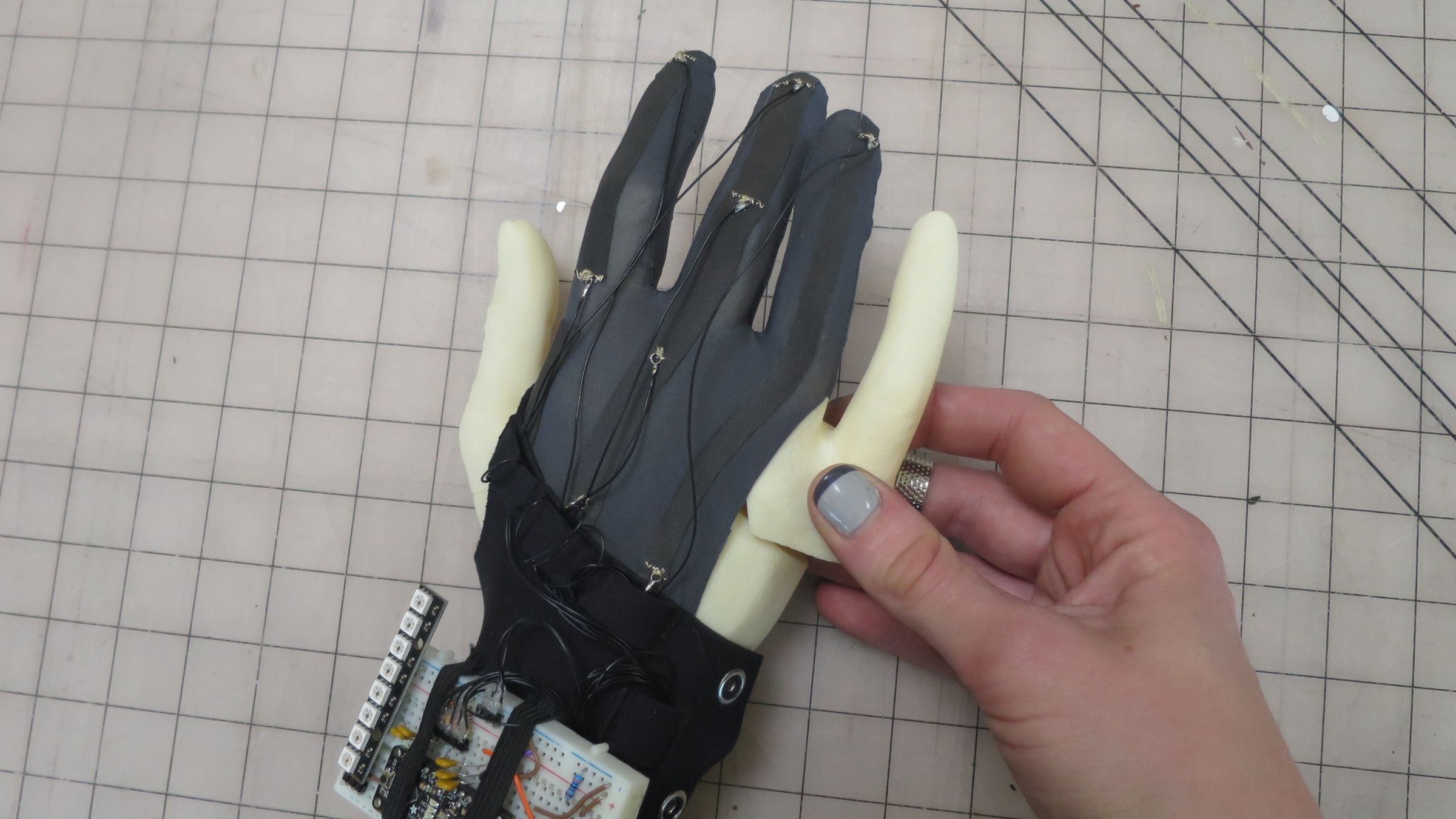 3D Scanning My Hand and Printing the Perfect Glove Mannequin : 8 Steps ...
