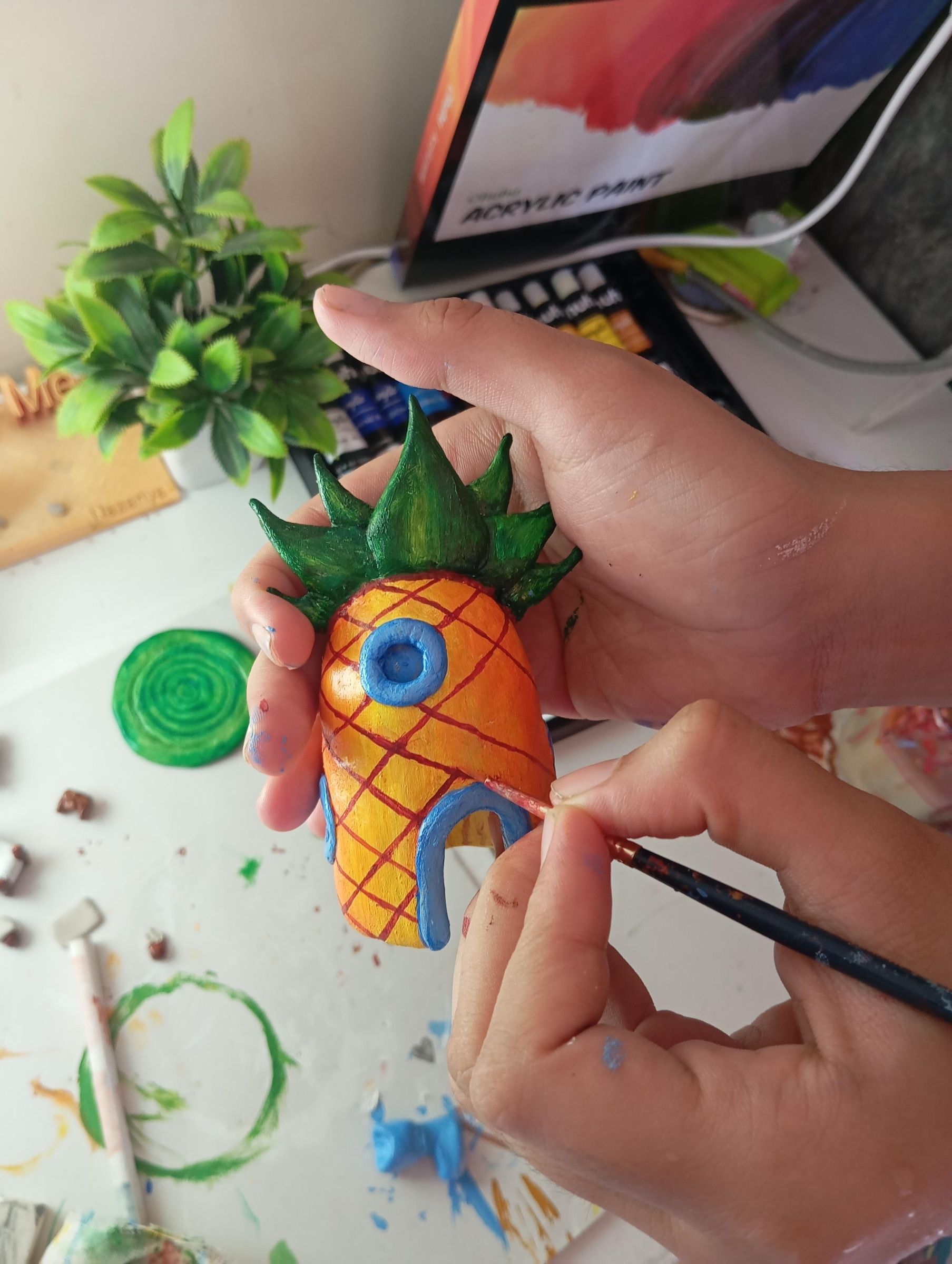 Miniature SpongeBob Pineapple House Interior & Exterior | Handmade ...