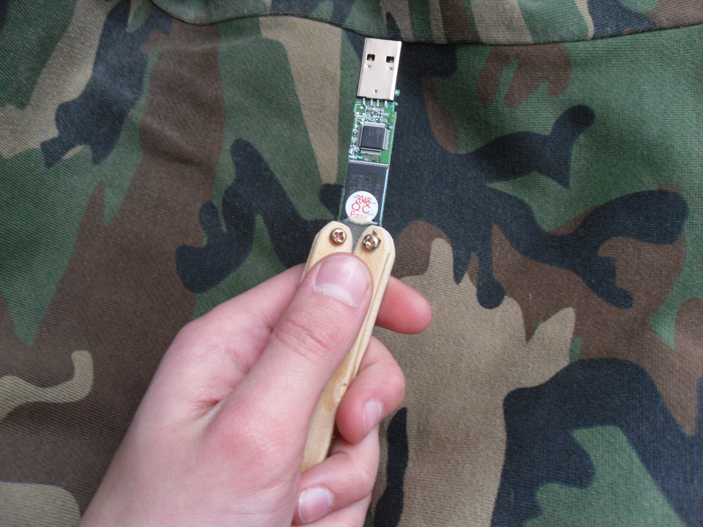 USB Drive Butterfly Knife - Instructables