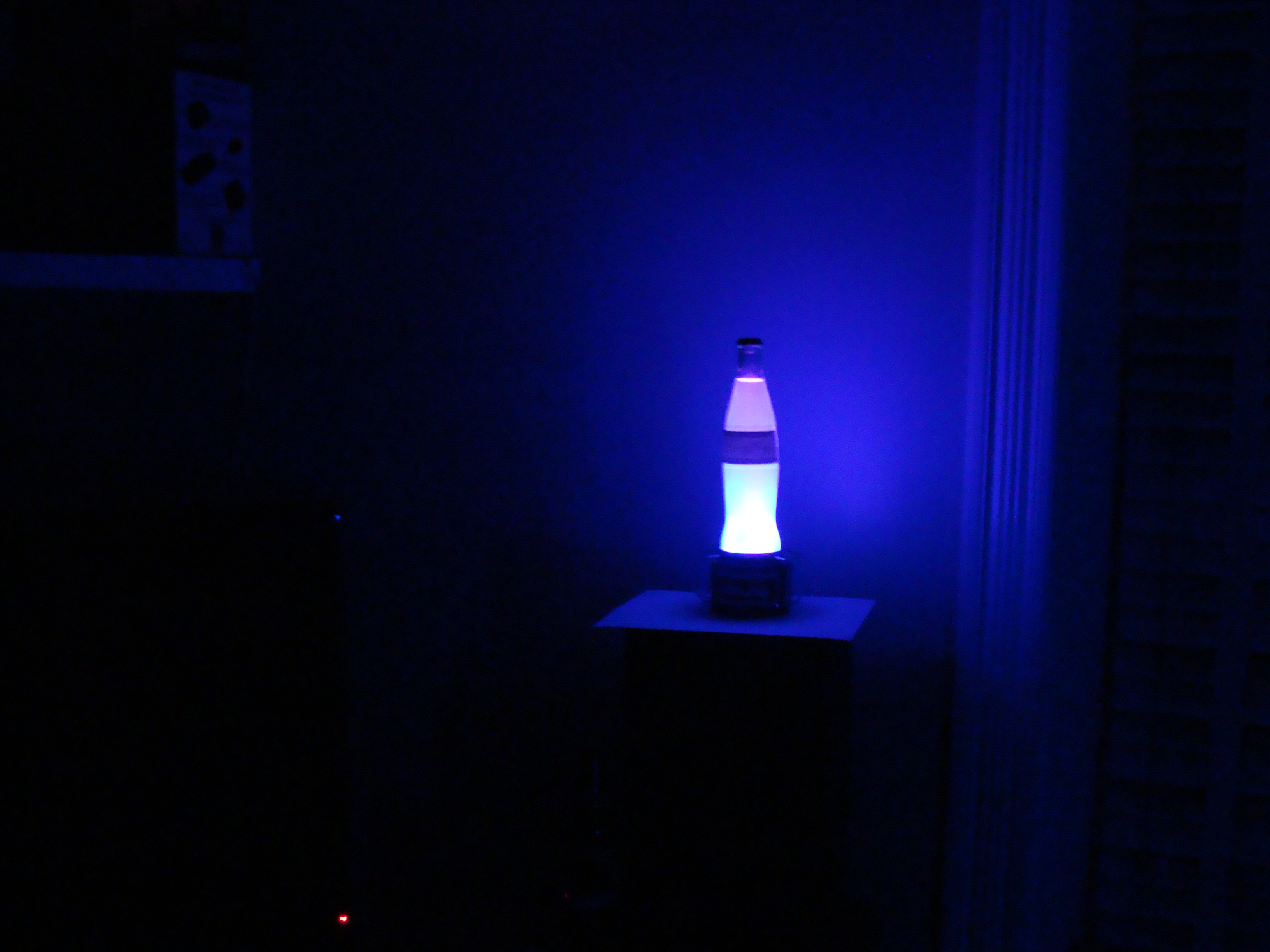 Nuka-Cola Quantum and Nuclear Reactor Display Stand : 18 Steps (with ...