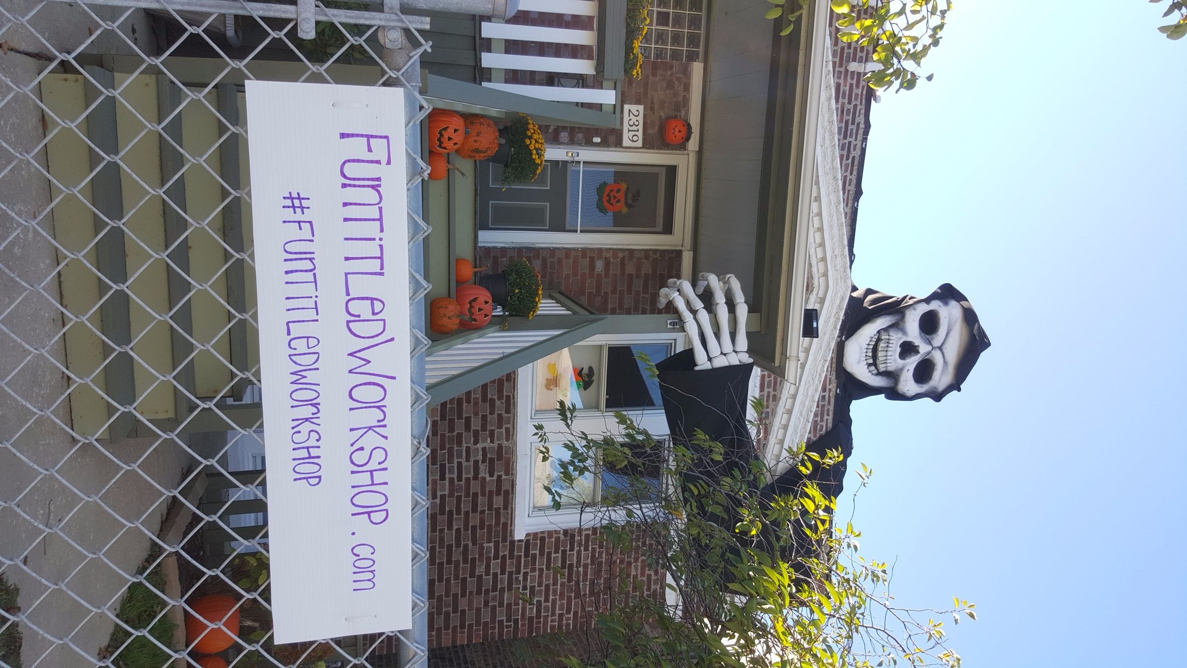 Giant Skeleton Halloween Decoration : 10 Steps (with Pictures ...