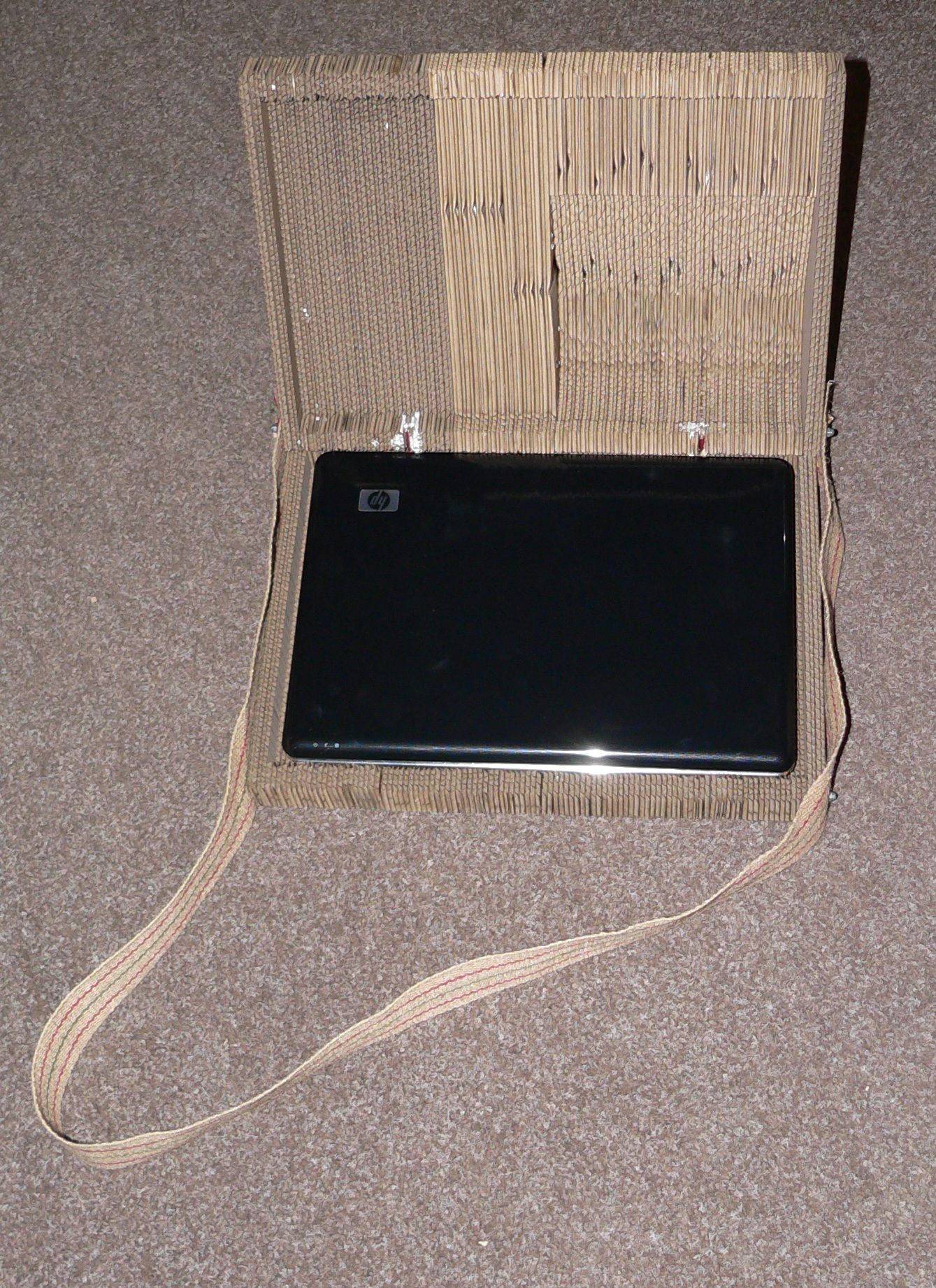 Beautiful and Ecological, Cardboard Laptop Case : 7 Steps (with ...