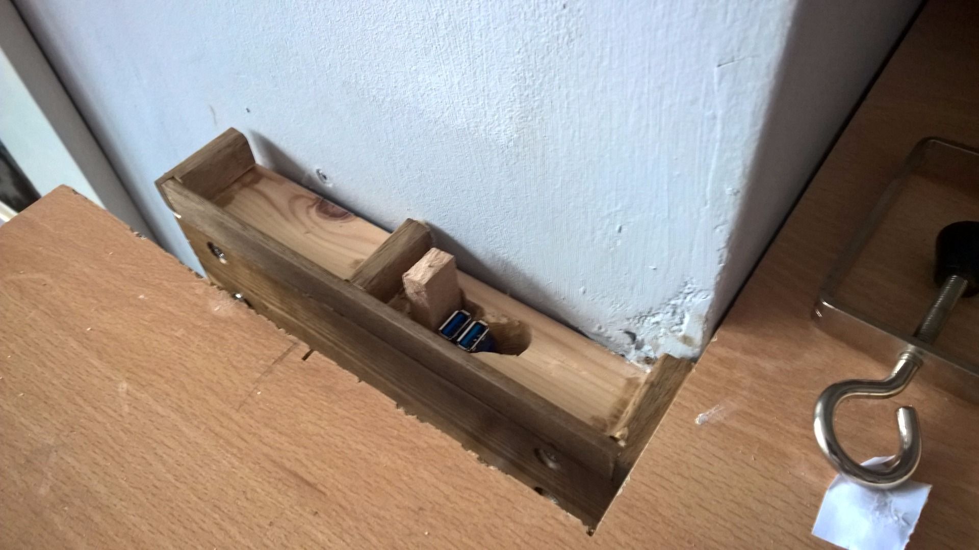 Secret Storage Floating Desk : 18 Steps (with Pictures) - Instructables