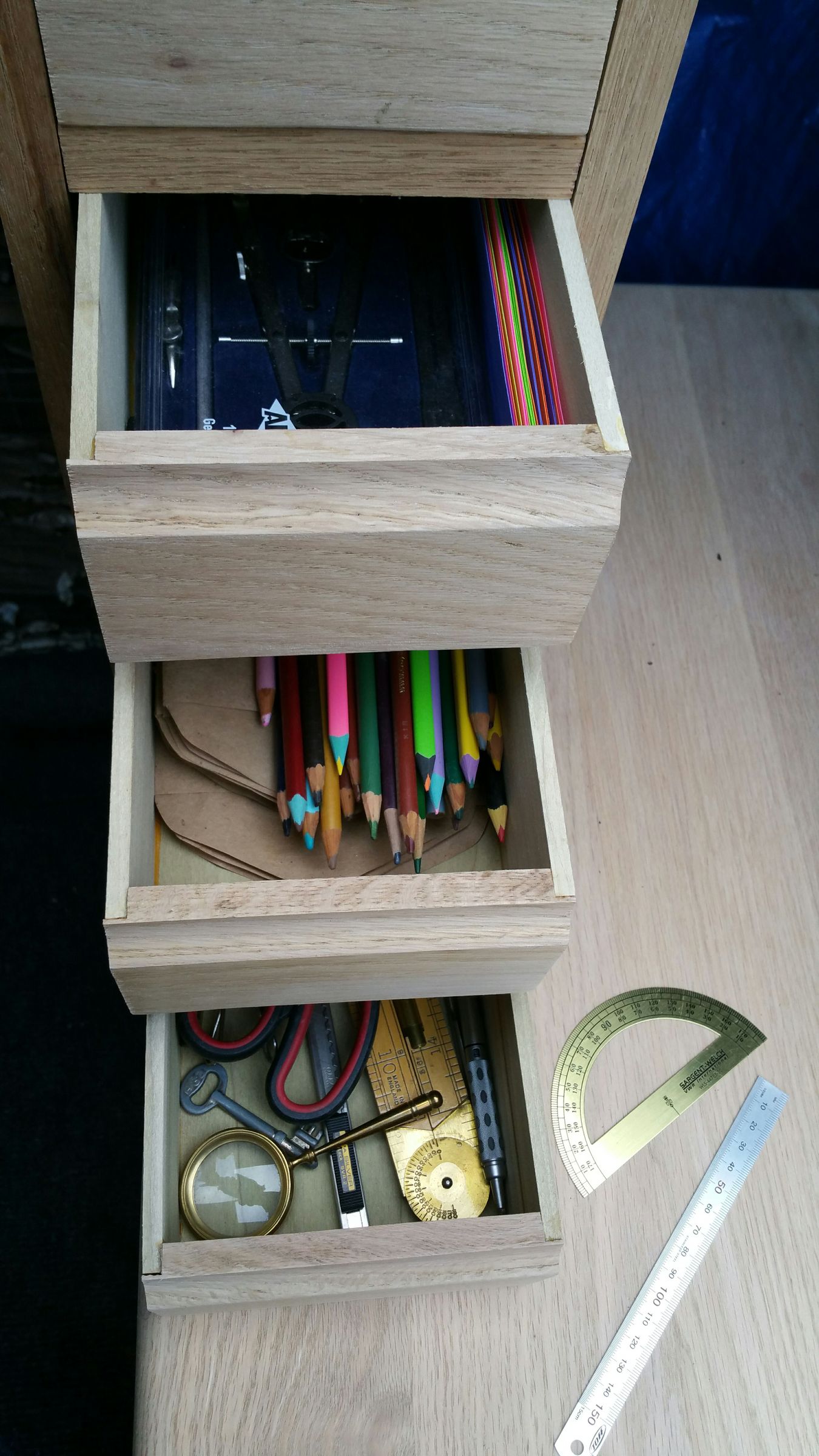 Three-Table Desk : 7 Steps (with Pictures) - Instructables