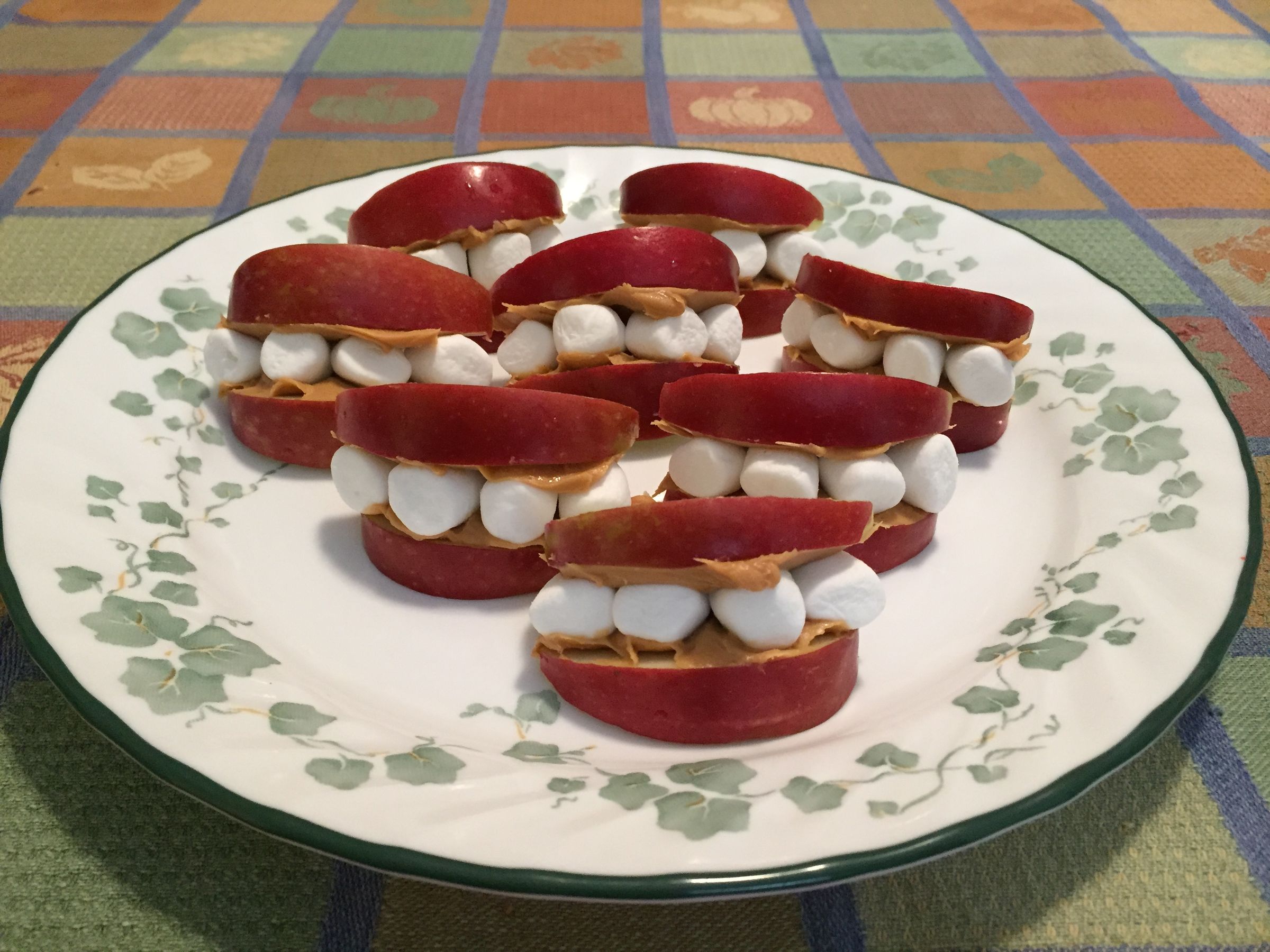 Apple Peanut Butter Smiles : 4 Steps (with Pictures) - Instructables