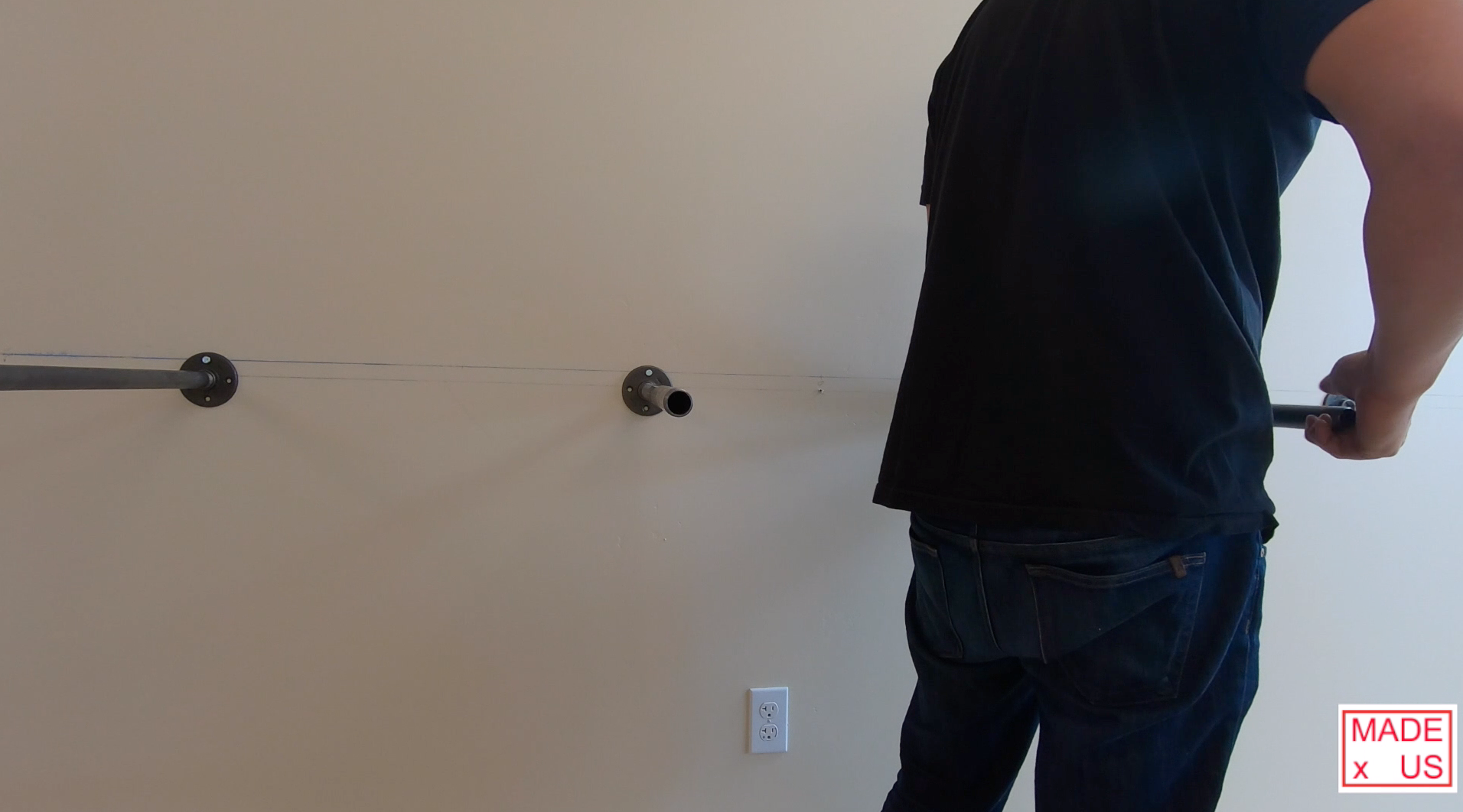 Floating Standing Desk : 7 Steps - Instructables