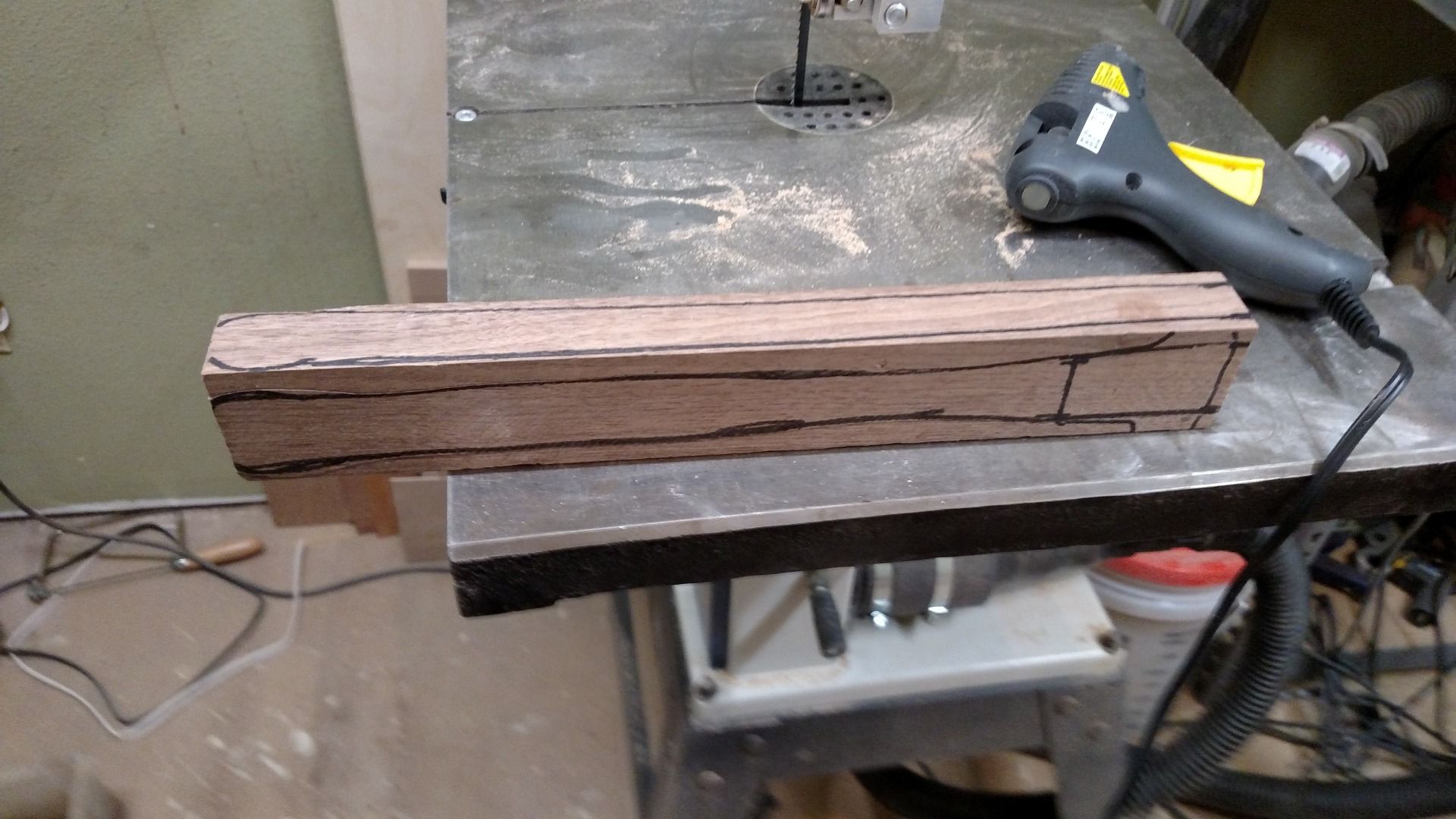 Fixing Up an Old Hammer : 5 Steps (with Pictures) - Instructables