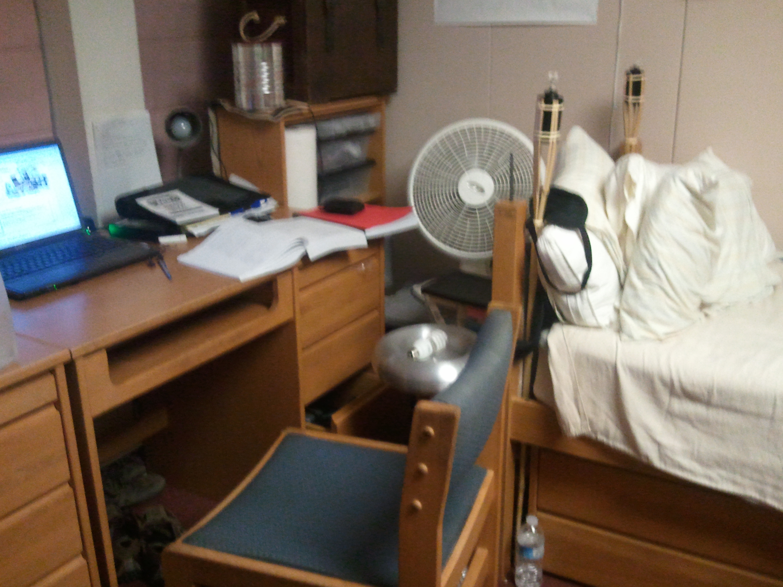 Messy College Dorm/Apartment - Instructables