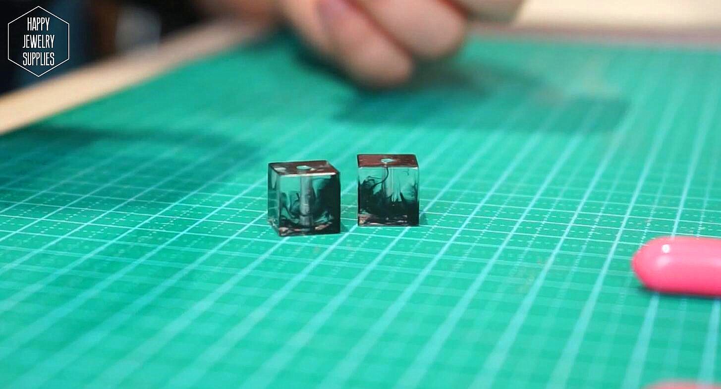 DIY Tutorial - How to Make Pearl Resin Earrings With Metal Craft! : 5 ...