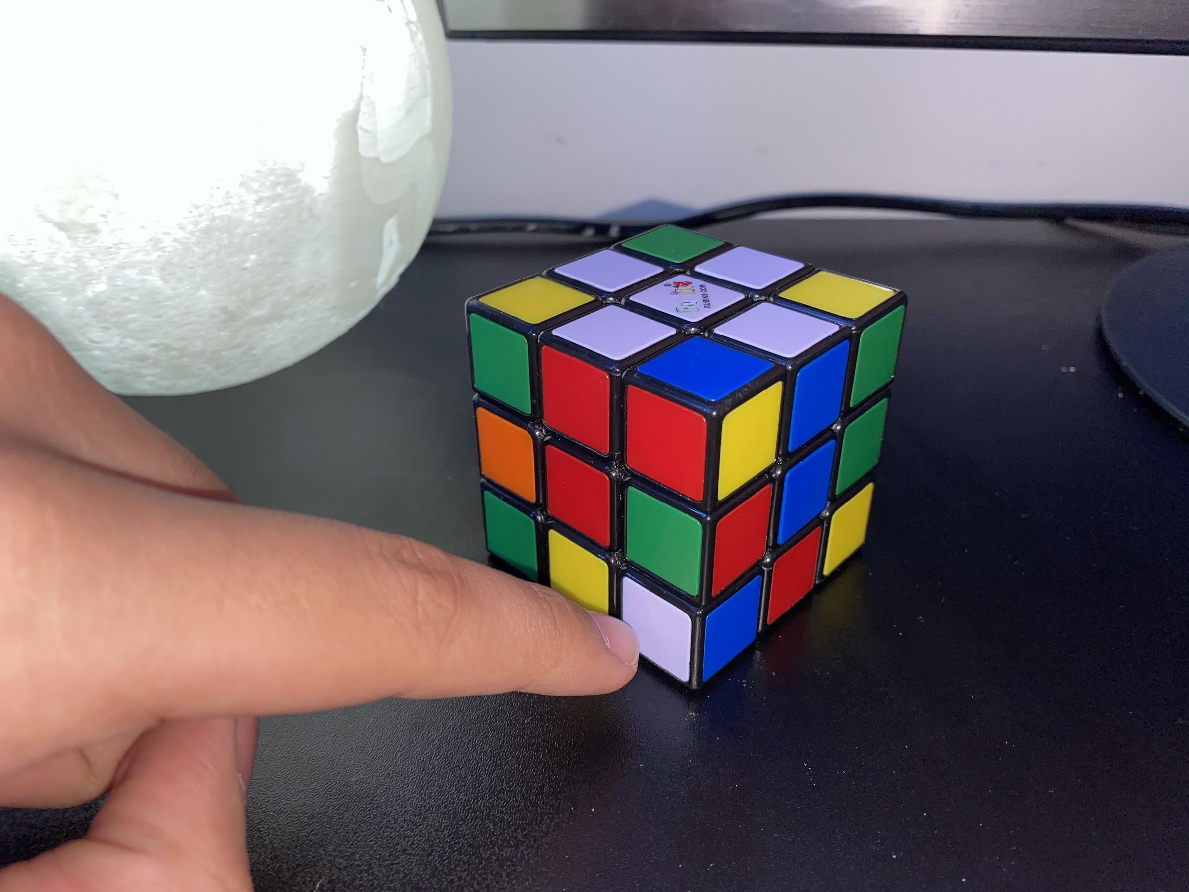 How to Solve a 3x3x3 Rubik's Cube for Beginners : 7 Steps - Instructables