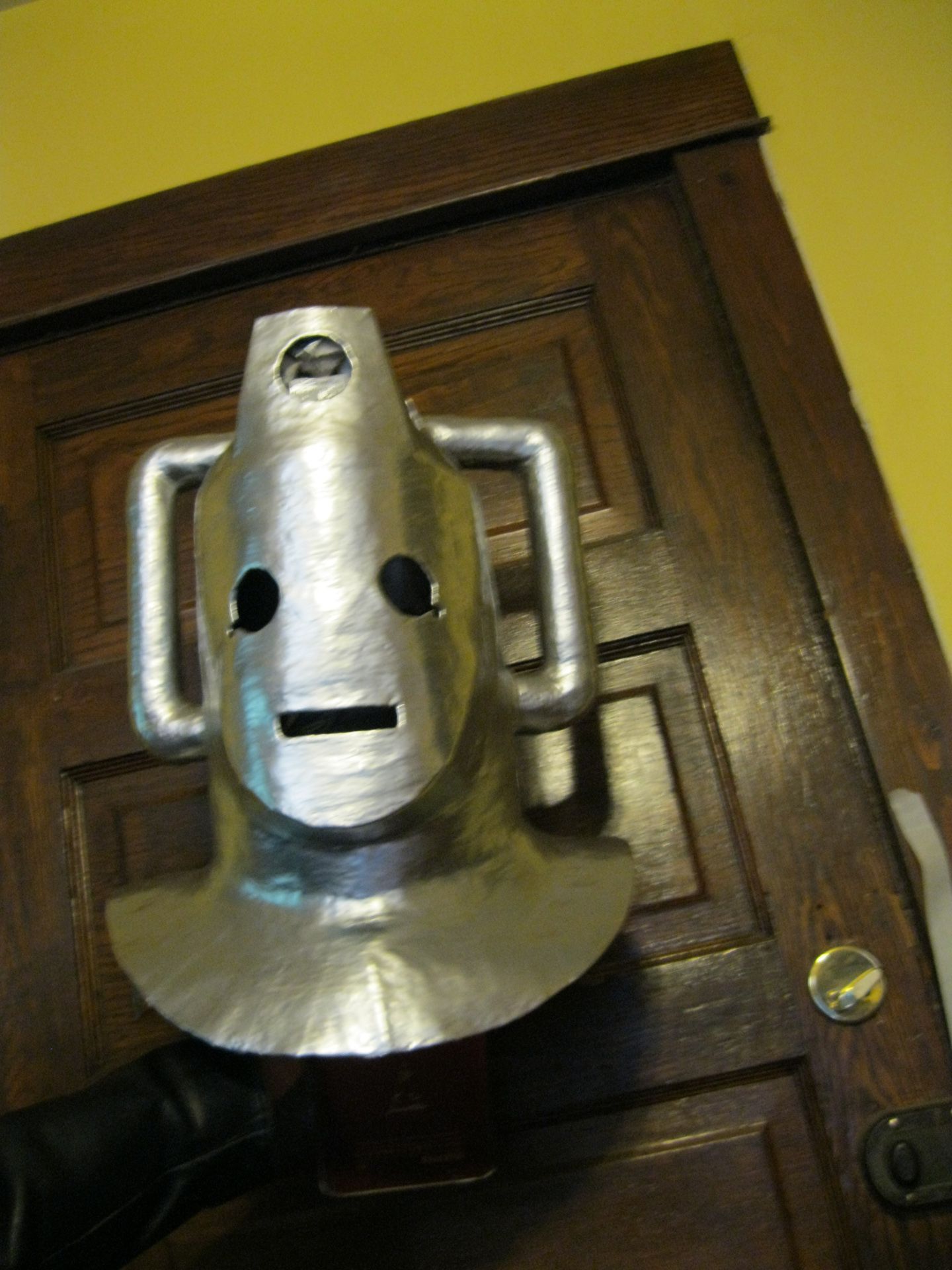 DOCTOR WHO CYBERMAN COSTUME : 5 Steps (with Pictures) - Instructables
