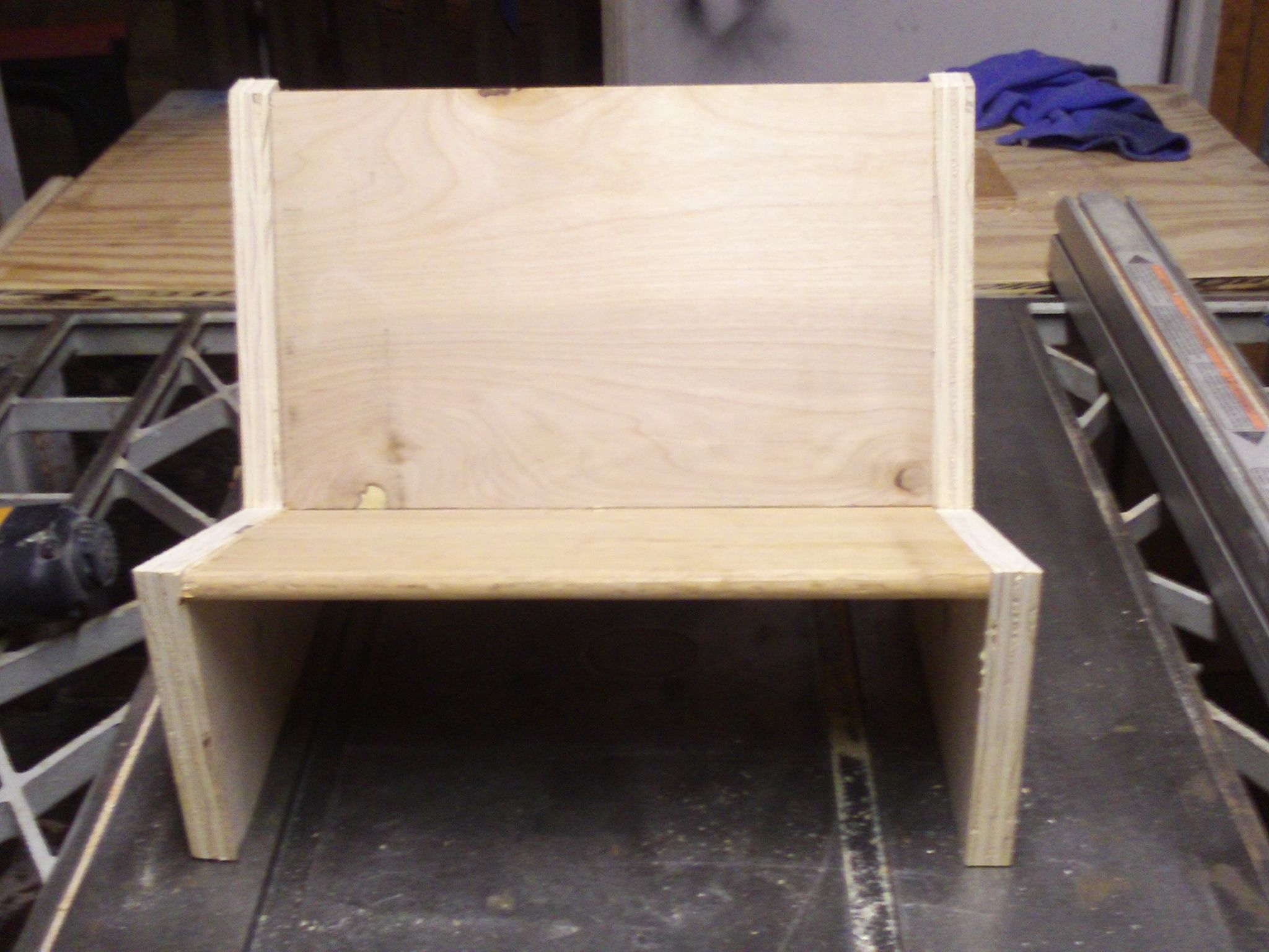 Small Amp Stand for Under $10 : 4 Steps - Instructables