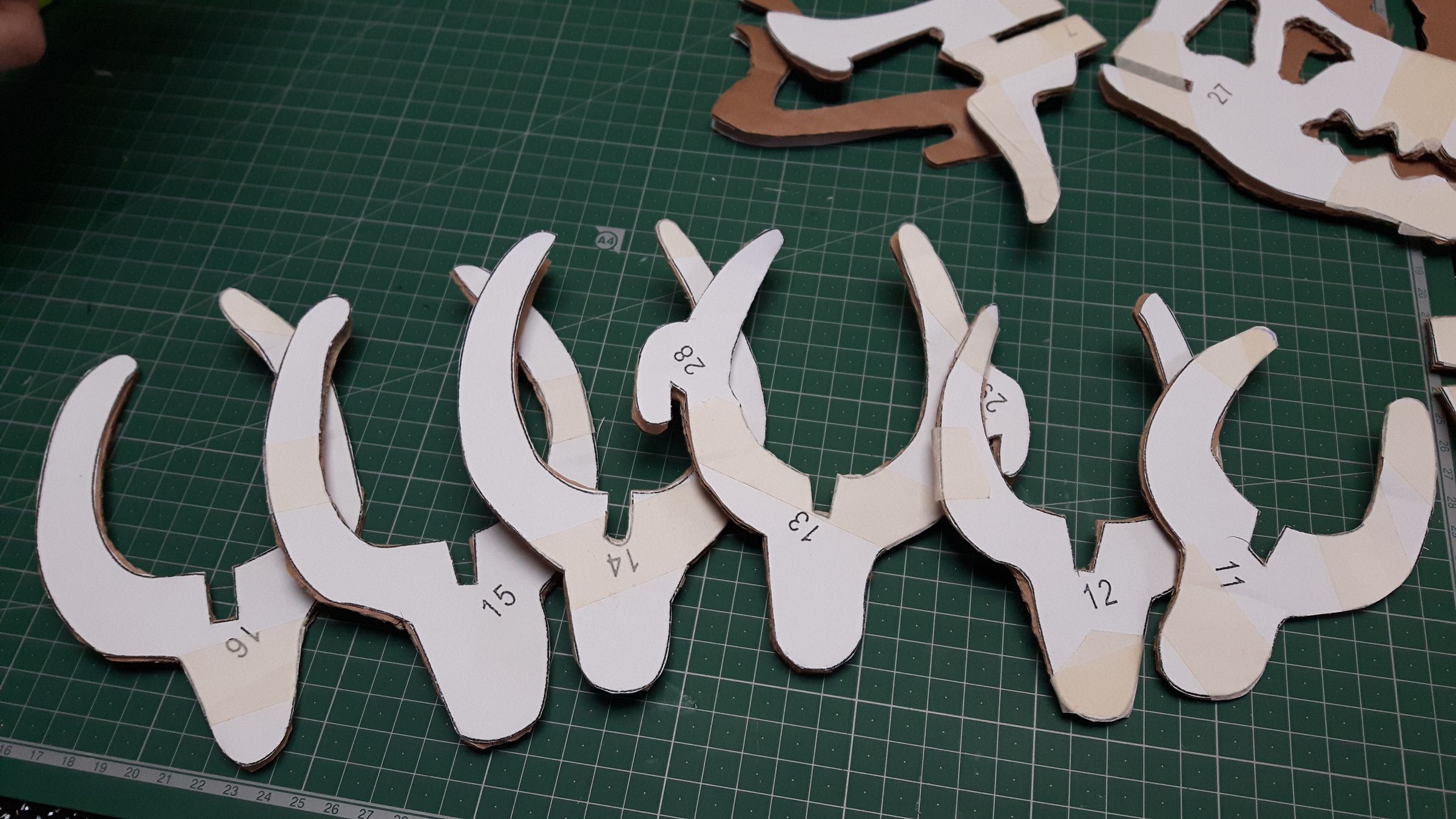 Large Cardboard Dinosaur Skeleton : 5 Steps - Instructables