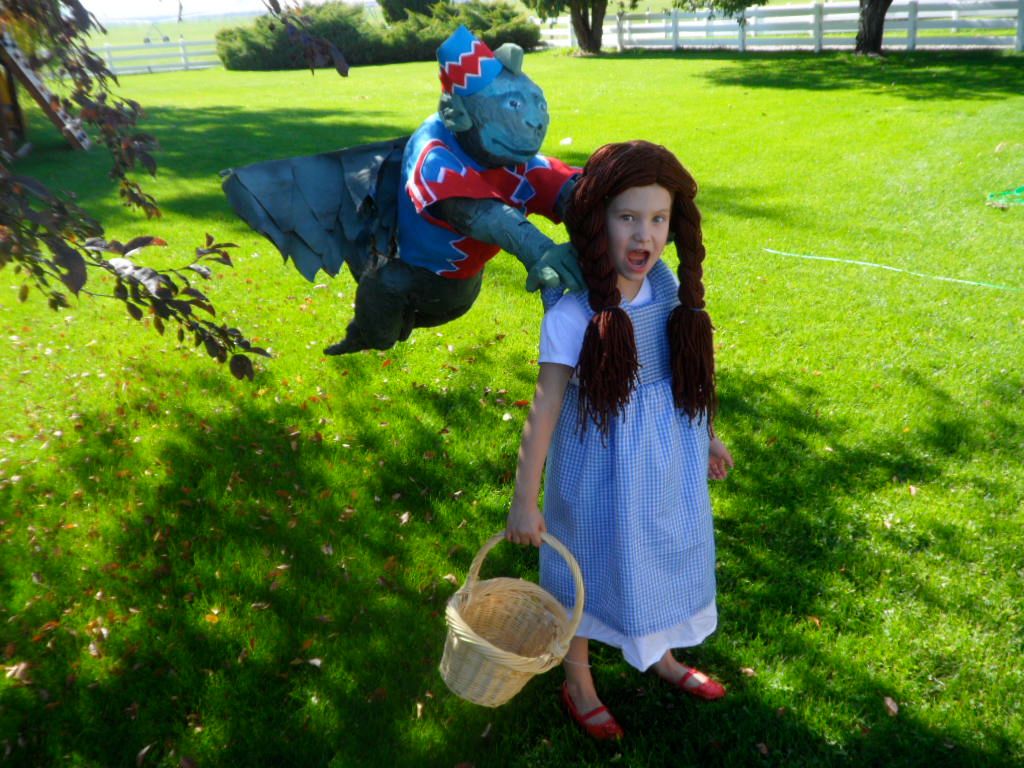 DORTHY WITH MONKEY COSTUME - Instructables