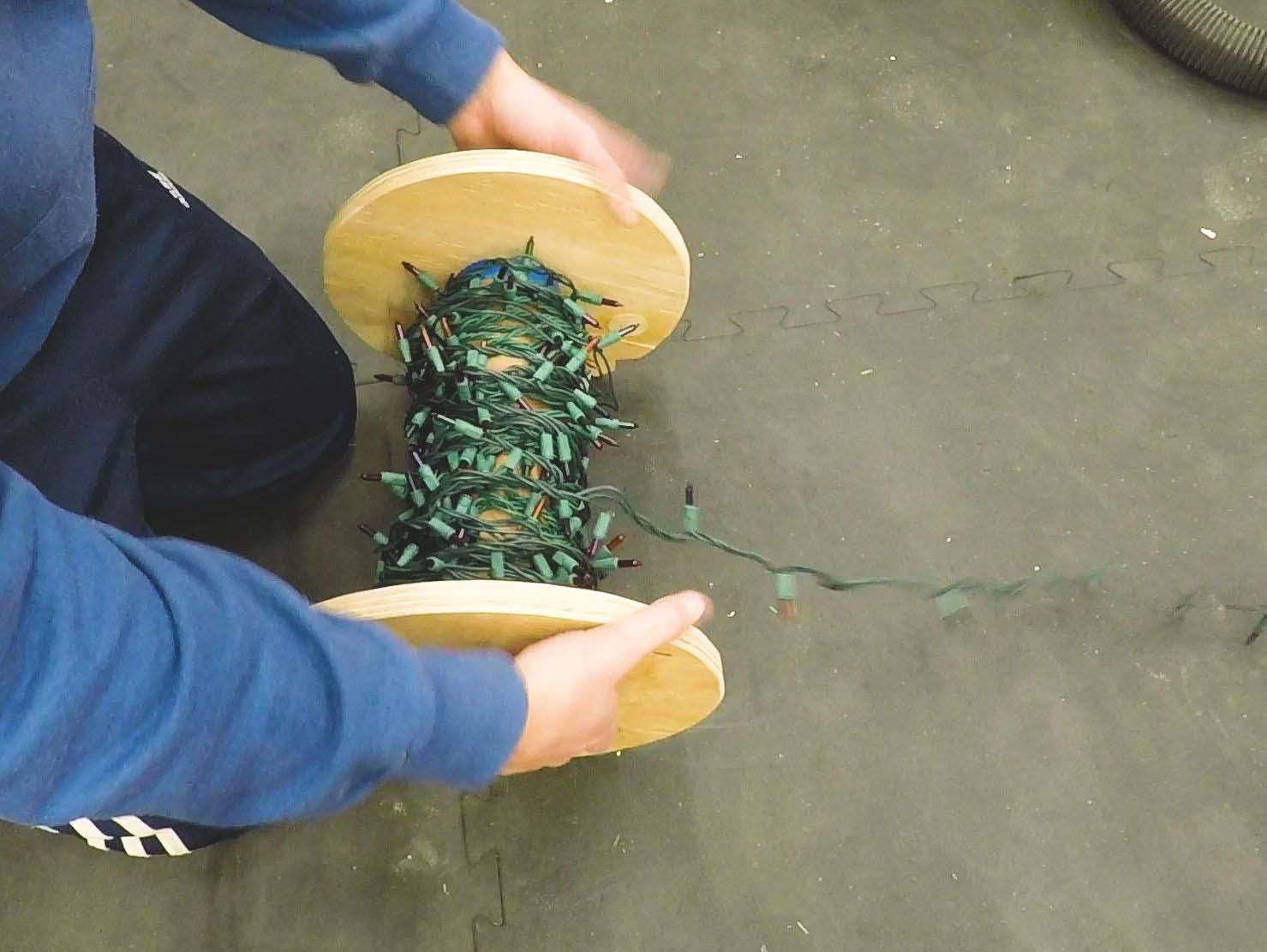 DIY Christmas Light Storage Spool : 11 Steps (with Pictures ...