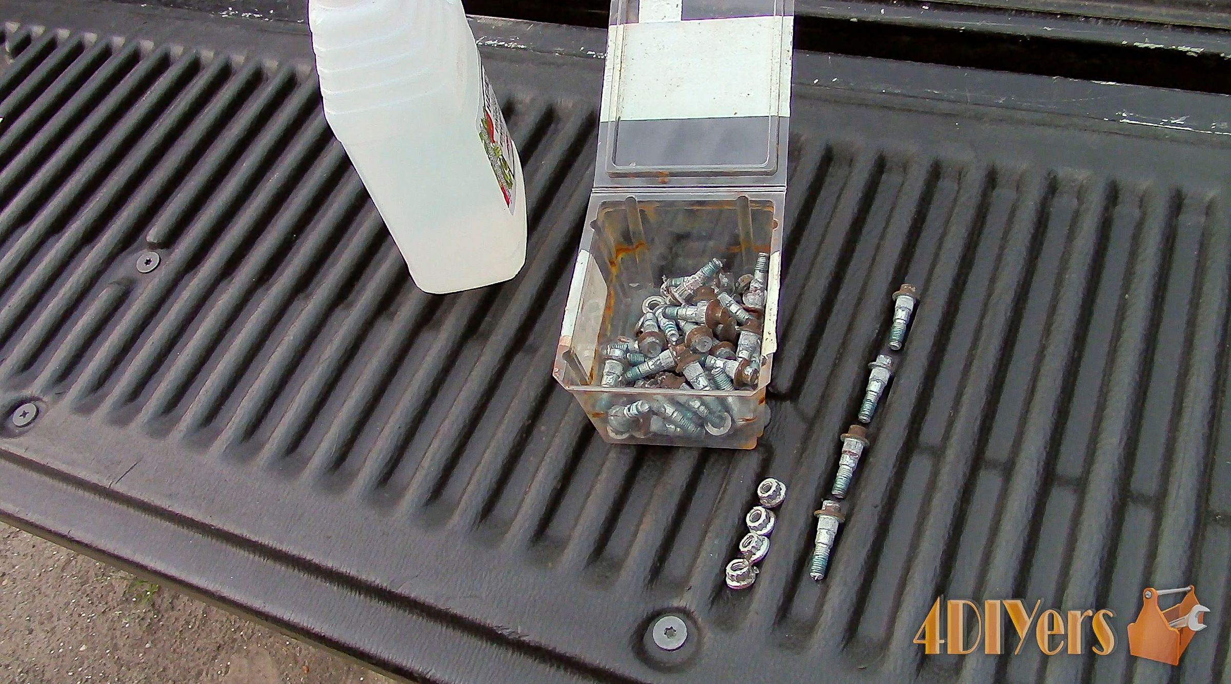 How to Easily Clean Fasteners : 4 Steps (with Pictures) - Instructables