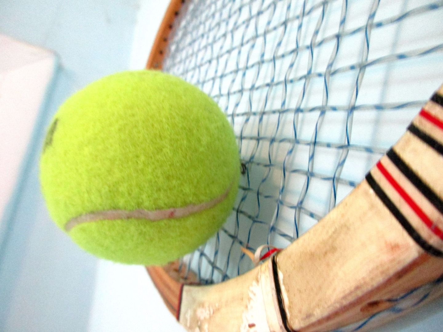 Mounting a Tennis Racquet : 4 Steps (with Pictures) - Instructables