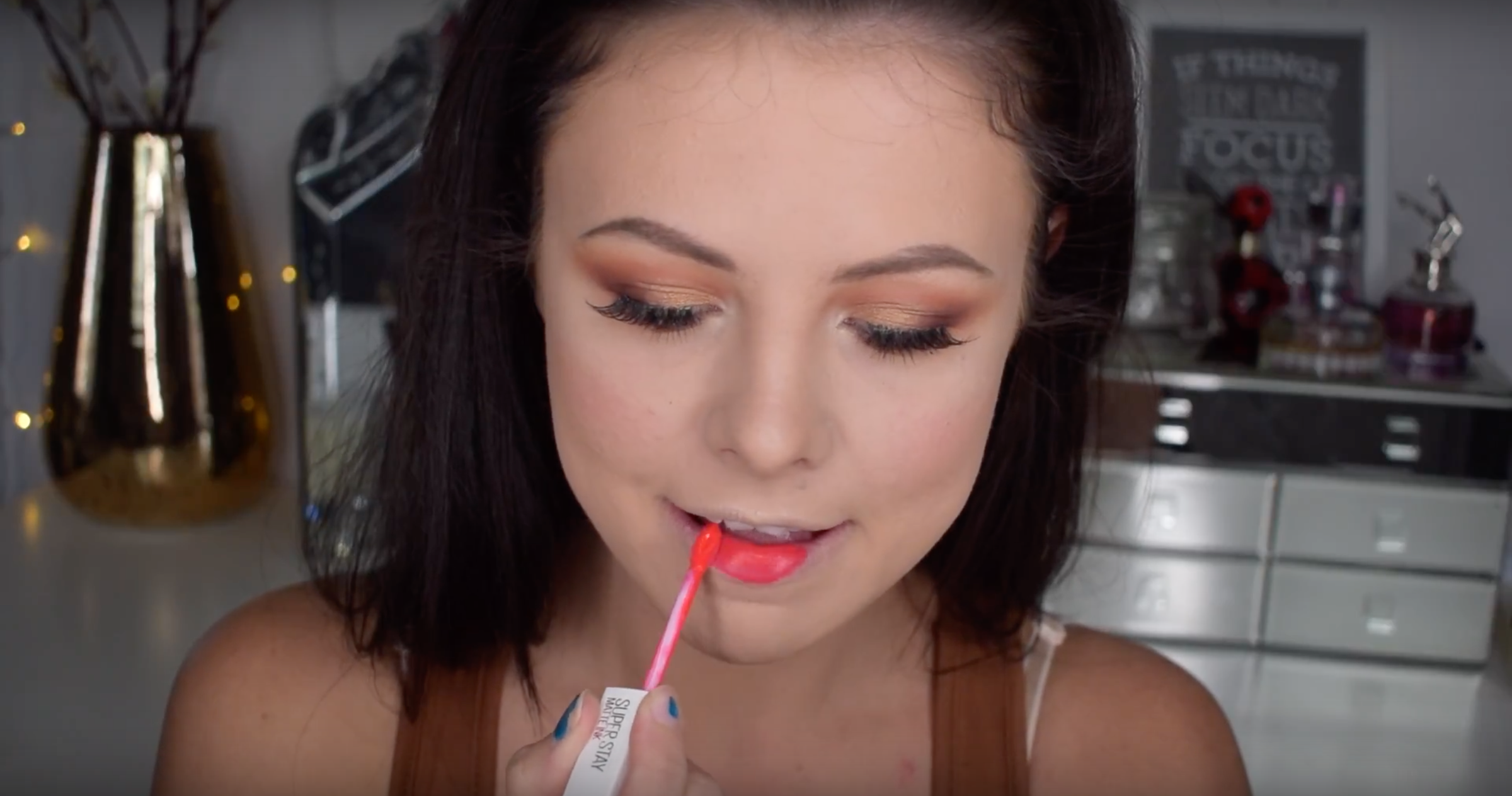 Classic Bronzy Red Lip Makeup Tutorial : 12 Steps - Instructables