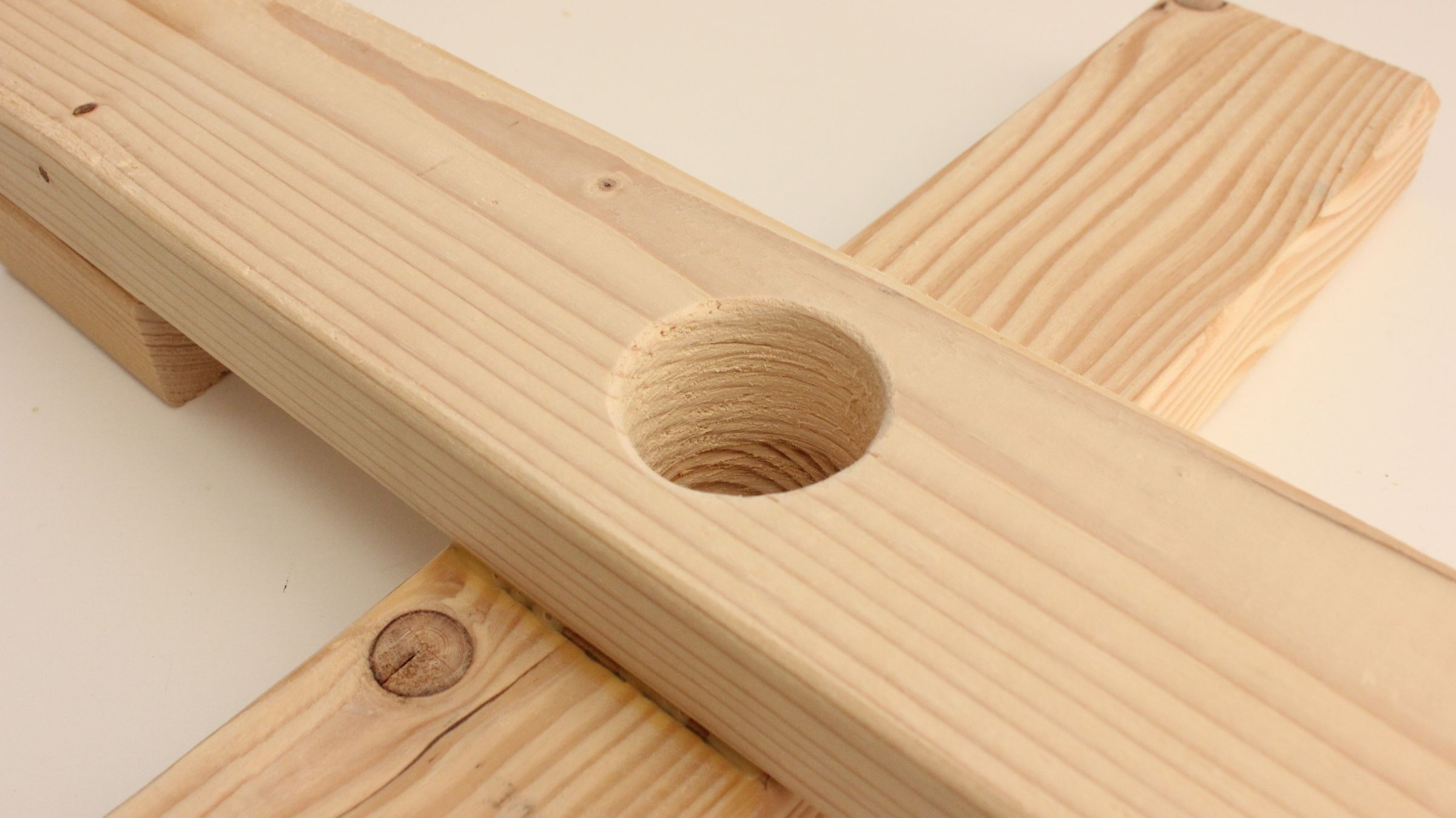 How to Make a Festivus Pole : 8 Steps (with Pictures) - Instructables