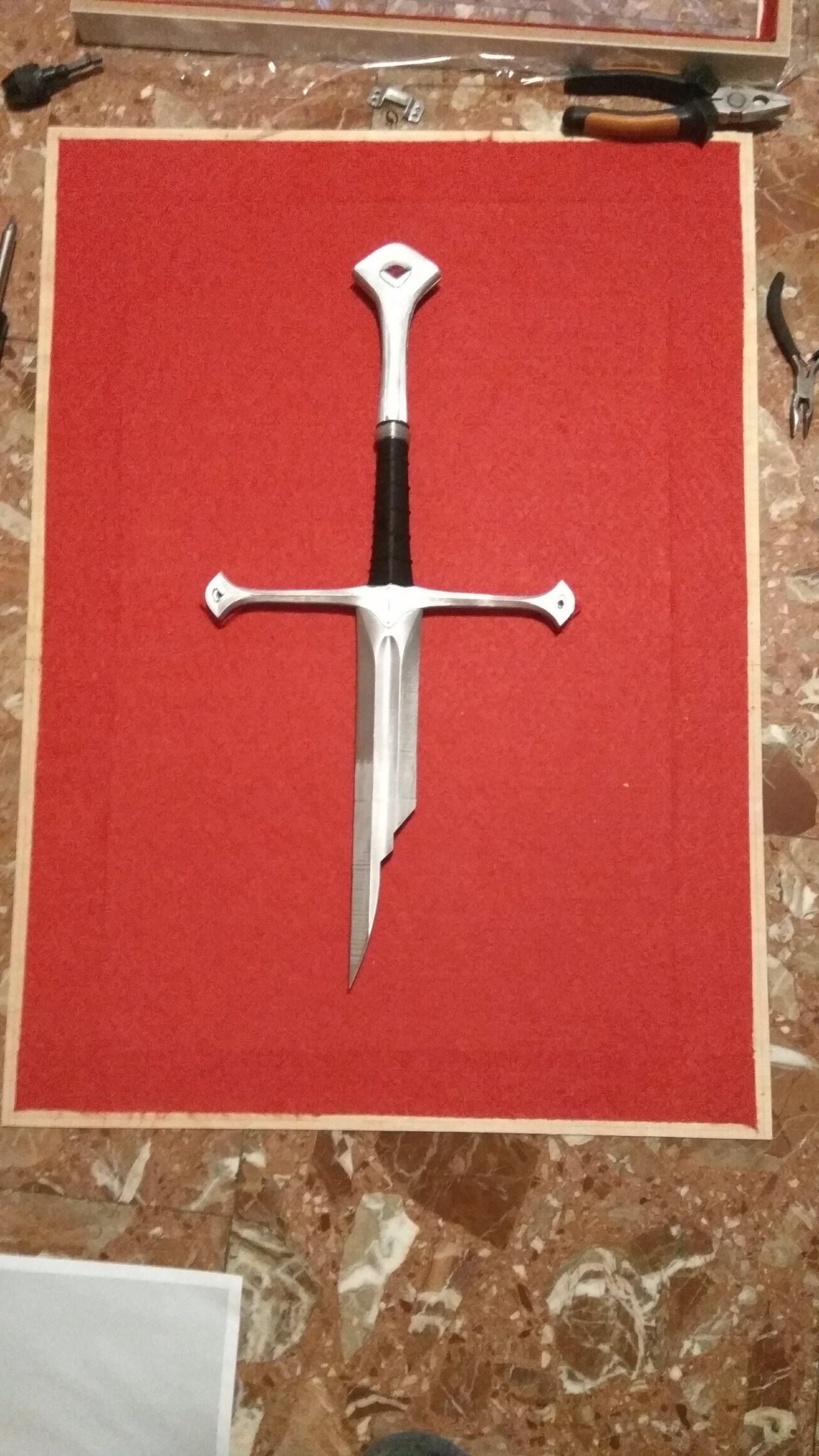 Frame to Wall Display Case : 10 Steps - Instructables