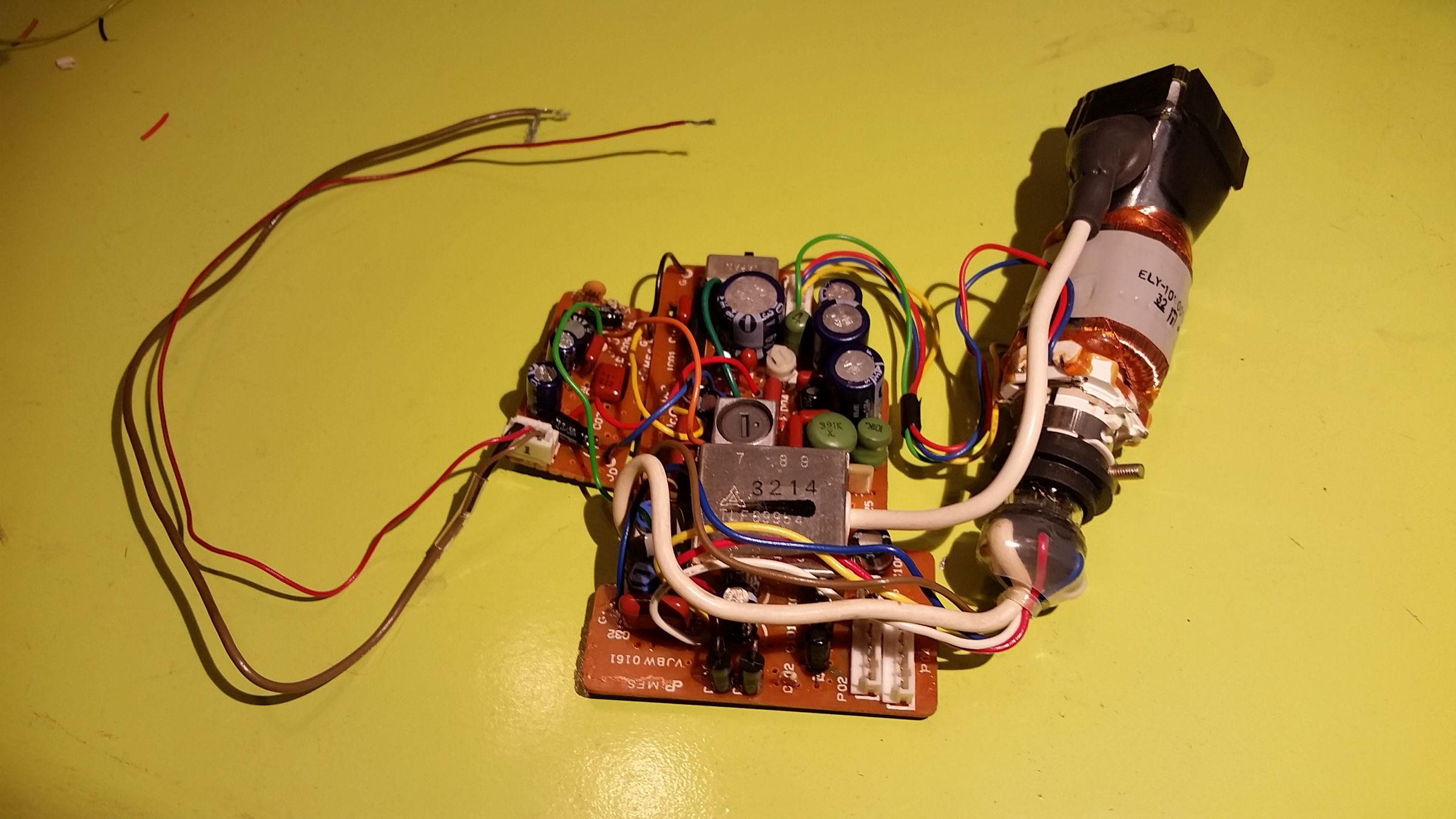 Freeform Mini CRT Sculpture : 4 Steps (with Pictures) - Instructables