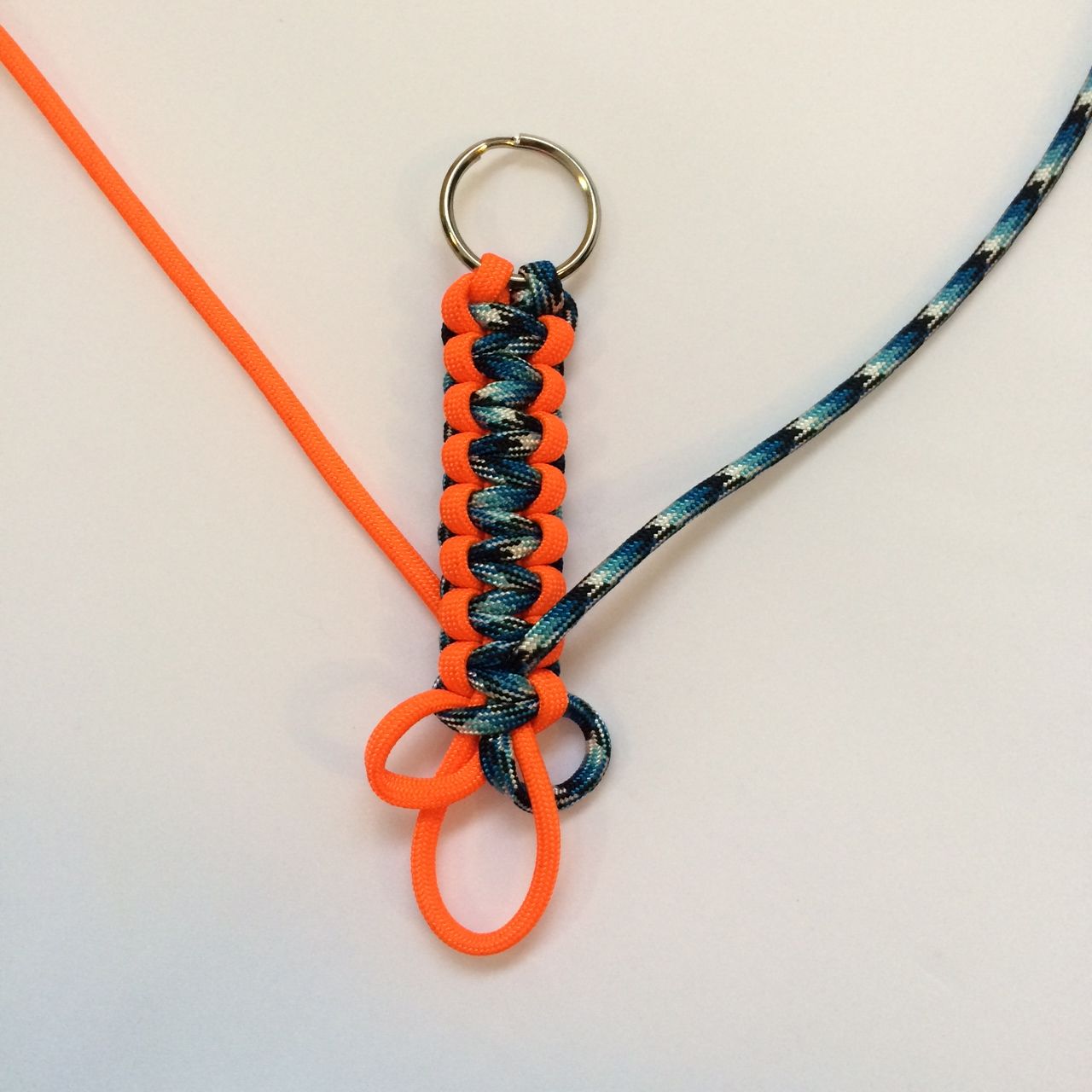 Paracord Keychain : 4 Steps - Instructables