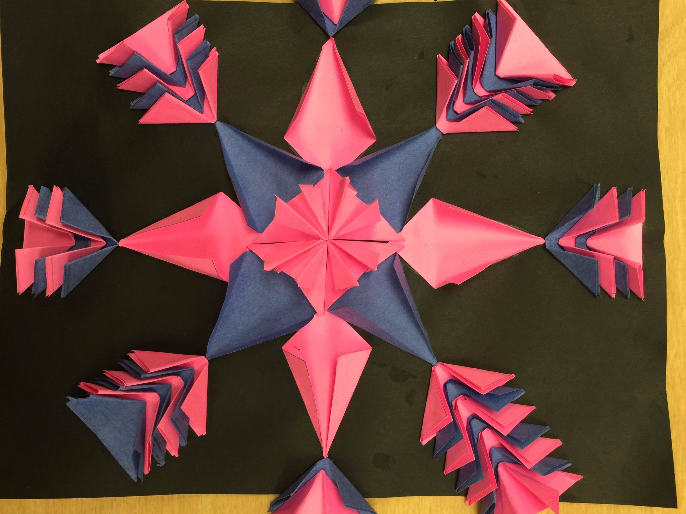 Radial Folded Paper Designs : 8 Steps - Instructables