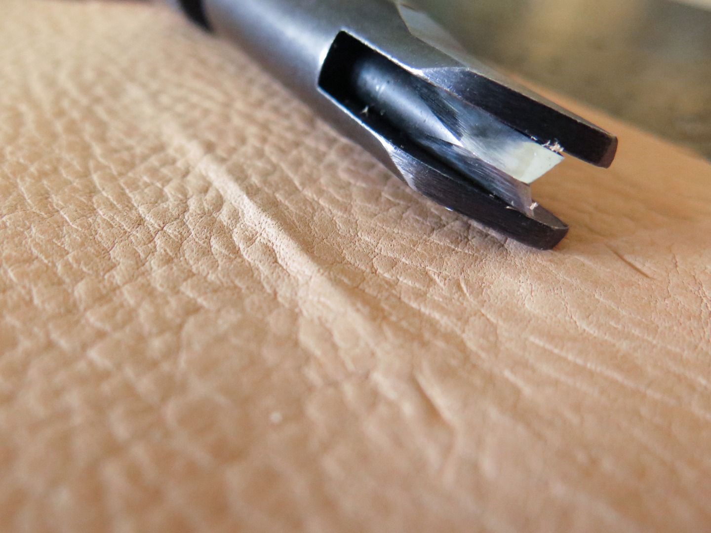 Gouging and Folding Leather : 6 Steps - Instructables