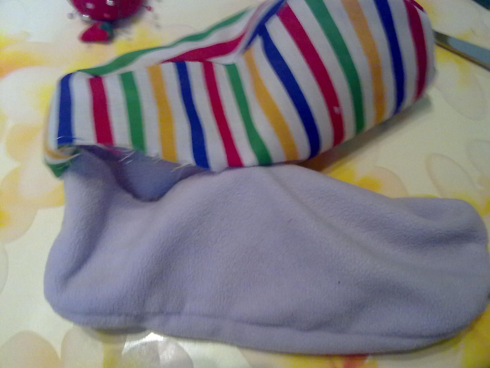 Reversible Soft Slipper Shoes : 7 Steps (with Pictures) - Instructables